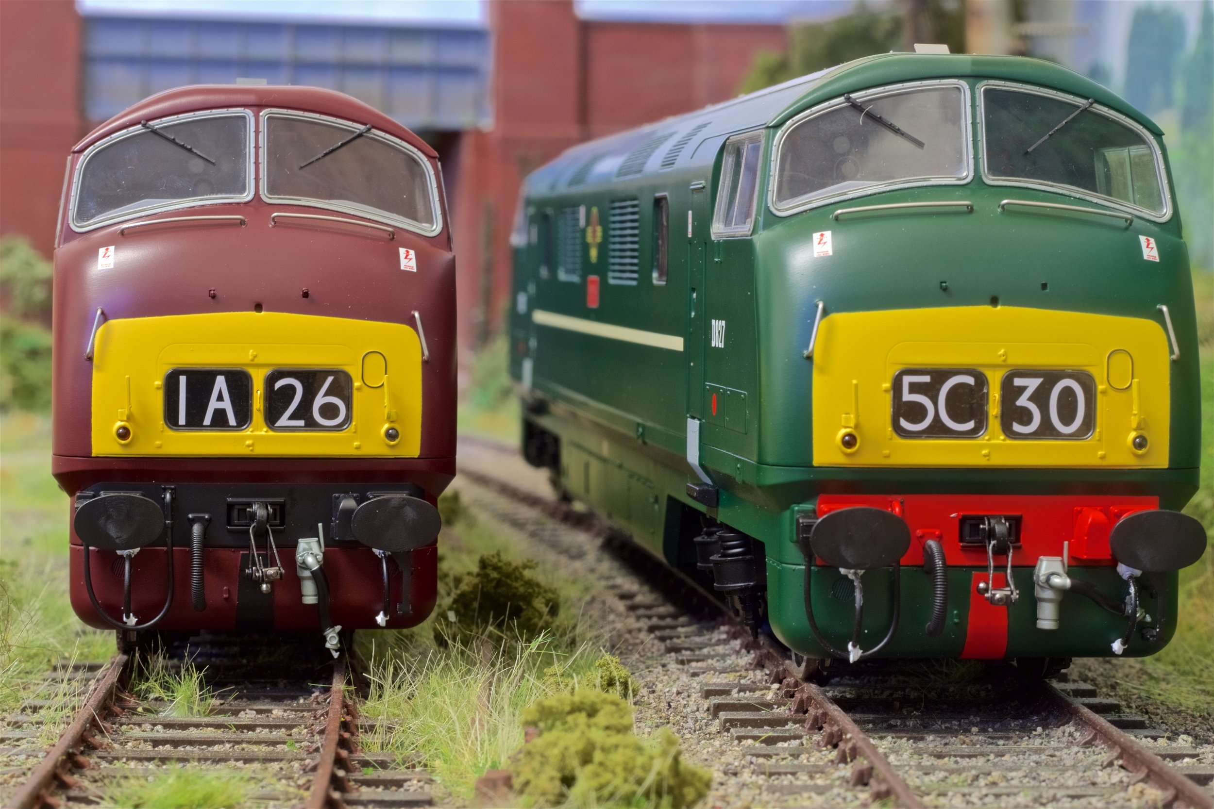 Swansea Railway Modellers Group — Review: Heljan O Scale Class 42 'Warship'