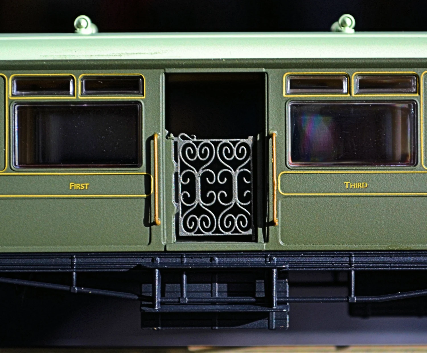 Swansea Railway Modellers Group — Review: Ex-LSWR ‘Gate Stock’ push ...