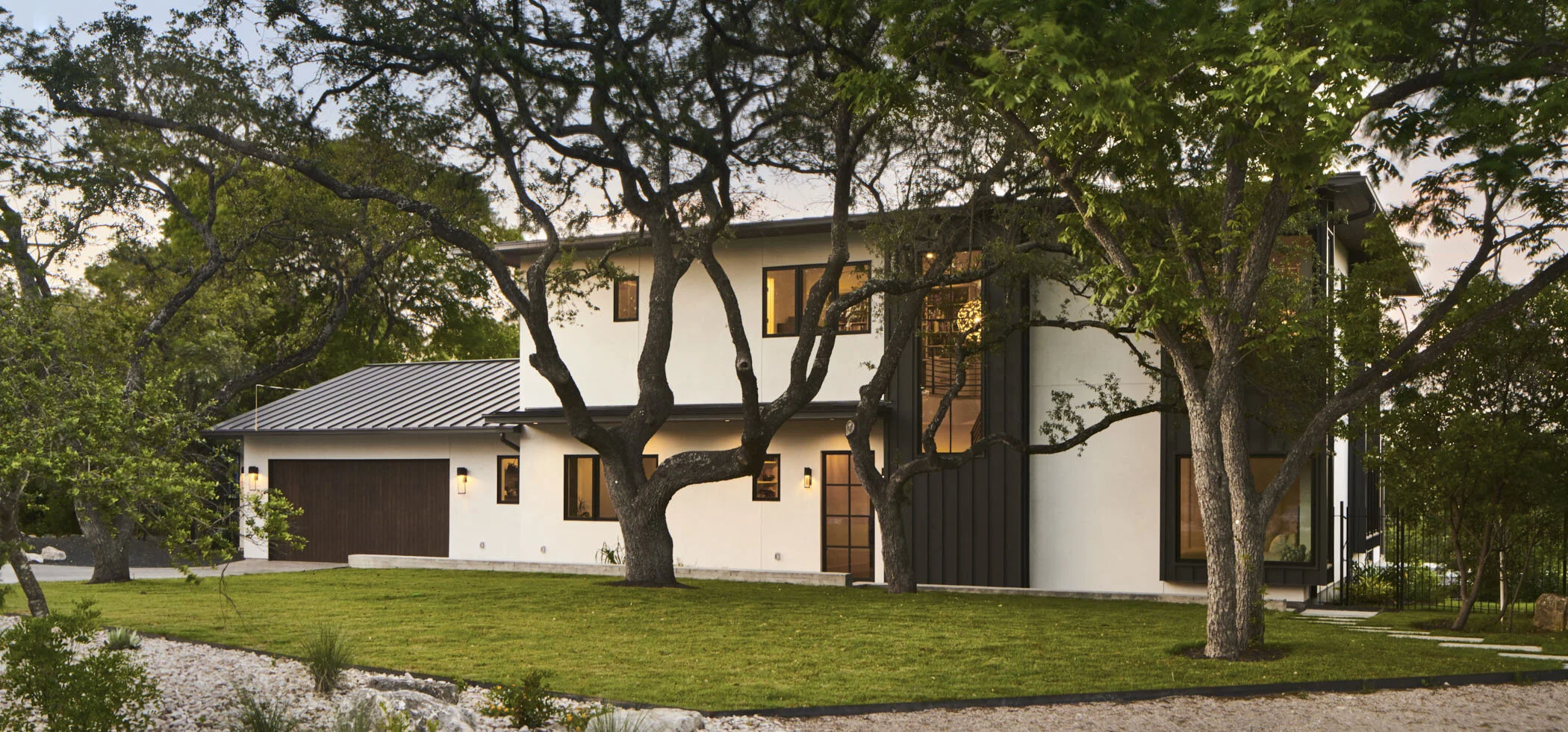 Designing Around and Celebrating Trees in Architecture | DK Studio, Texas