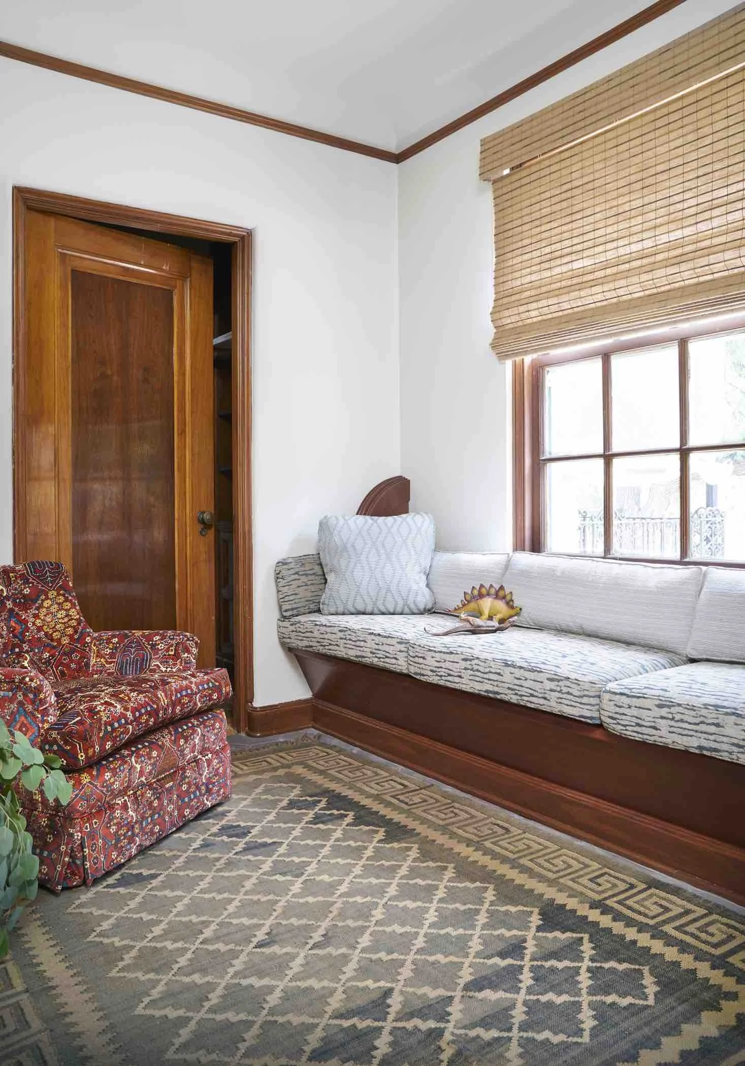 How to Choose Interior Doors: The Architect's Guide