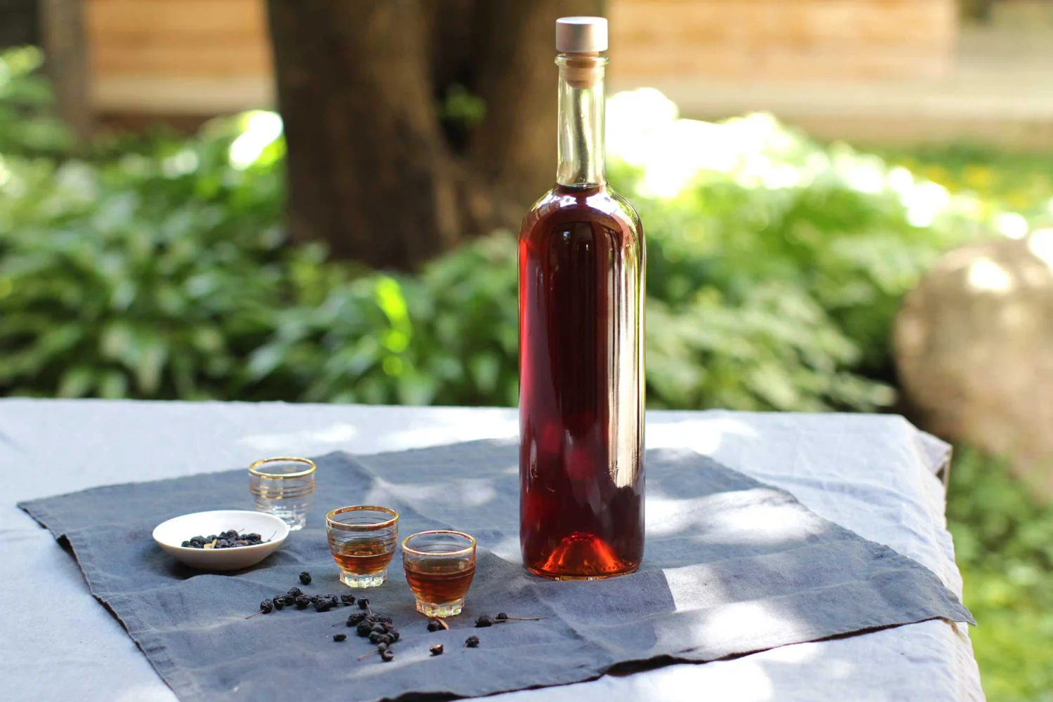 La liqueur de myrte — quelques choses