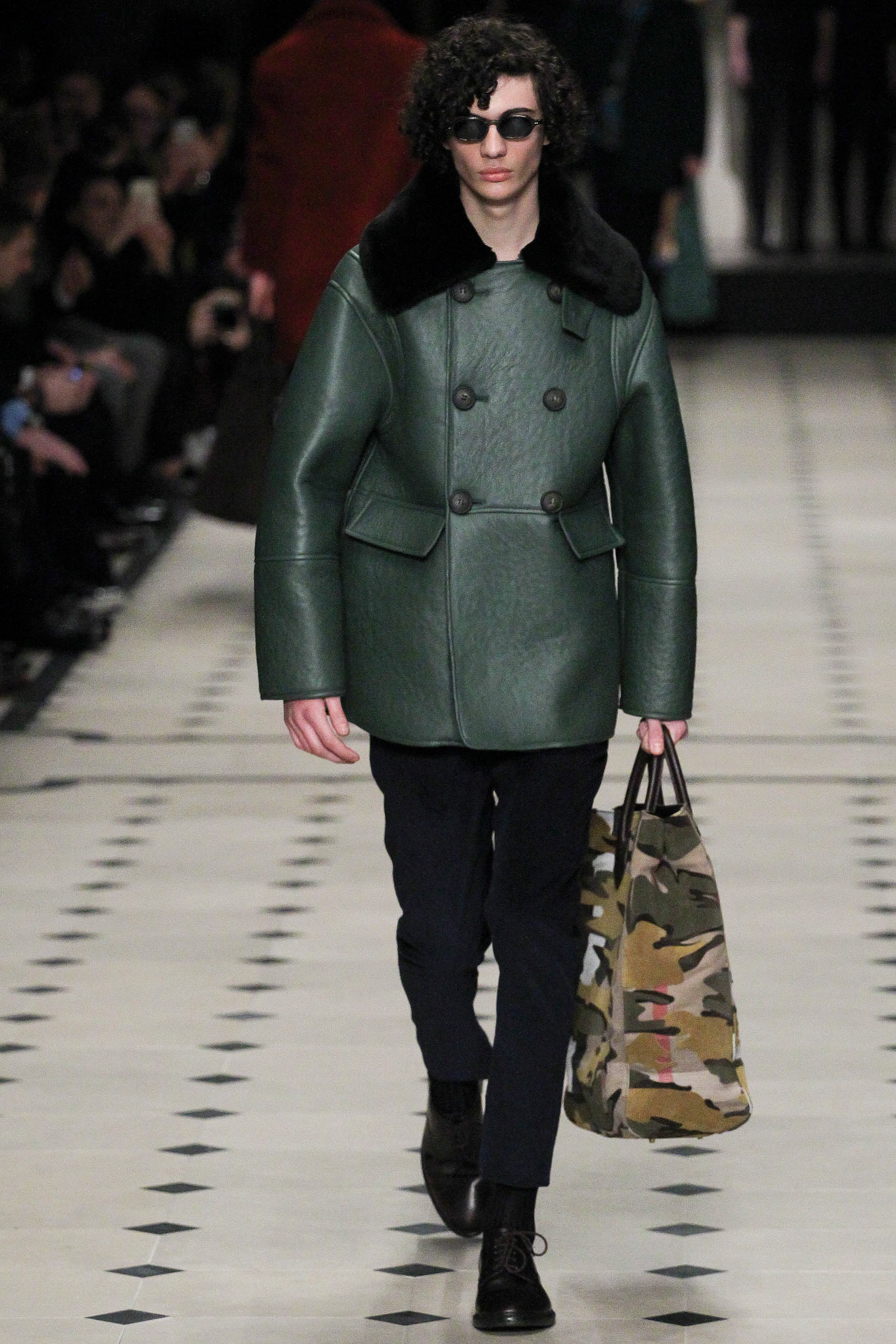 Burberry Prorsum 2015 Runway — Fashion