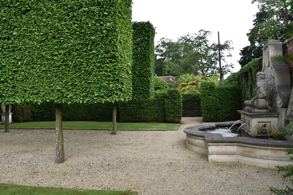 "How many kinds of sweet flowers grow, in an English country garden ...