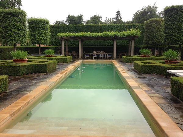 "How many kinds of sweet flowers grow, in an English country garden ...