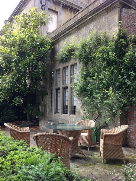 "How many kinds of sweet flowers grow, in an English country garden ...