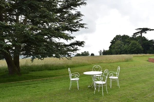 "How many kinds of sweet flowers grow, in an English country garden ...