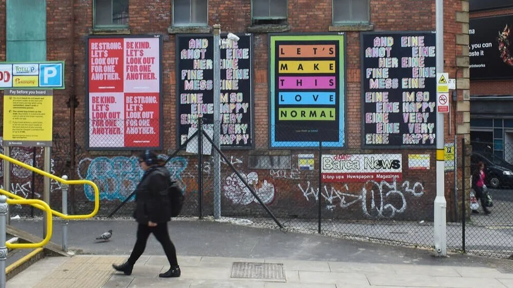 Moving public messages for UK billboards