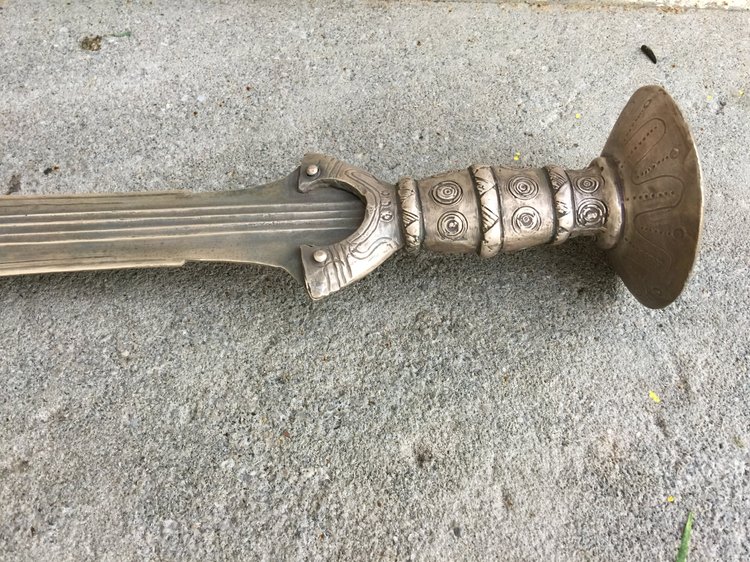 Immaculately preserved 3,000 year old sword discovered in Germany ...