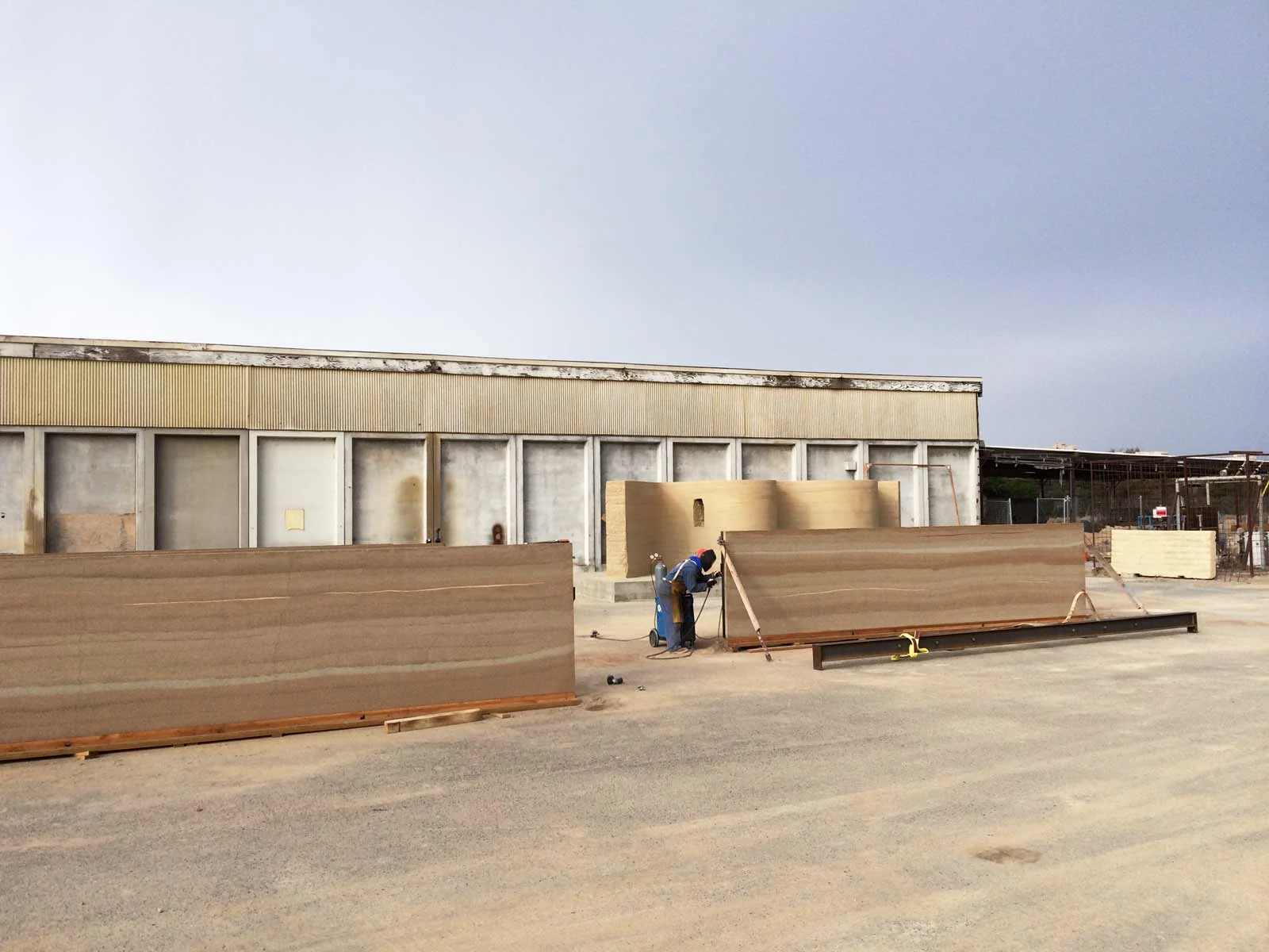 Rammed Earth Slims Down - Pre-Cast Rammed Earth Responds To The Modern ...