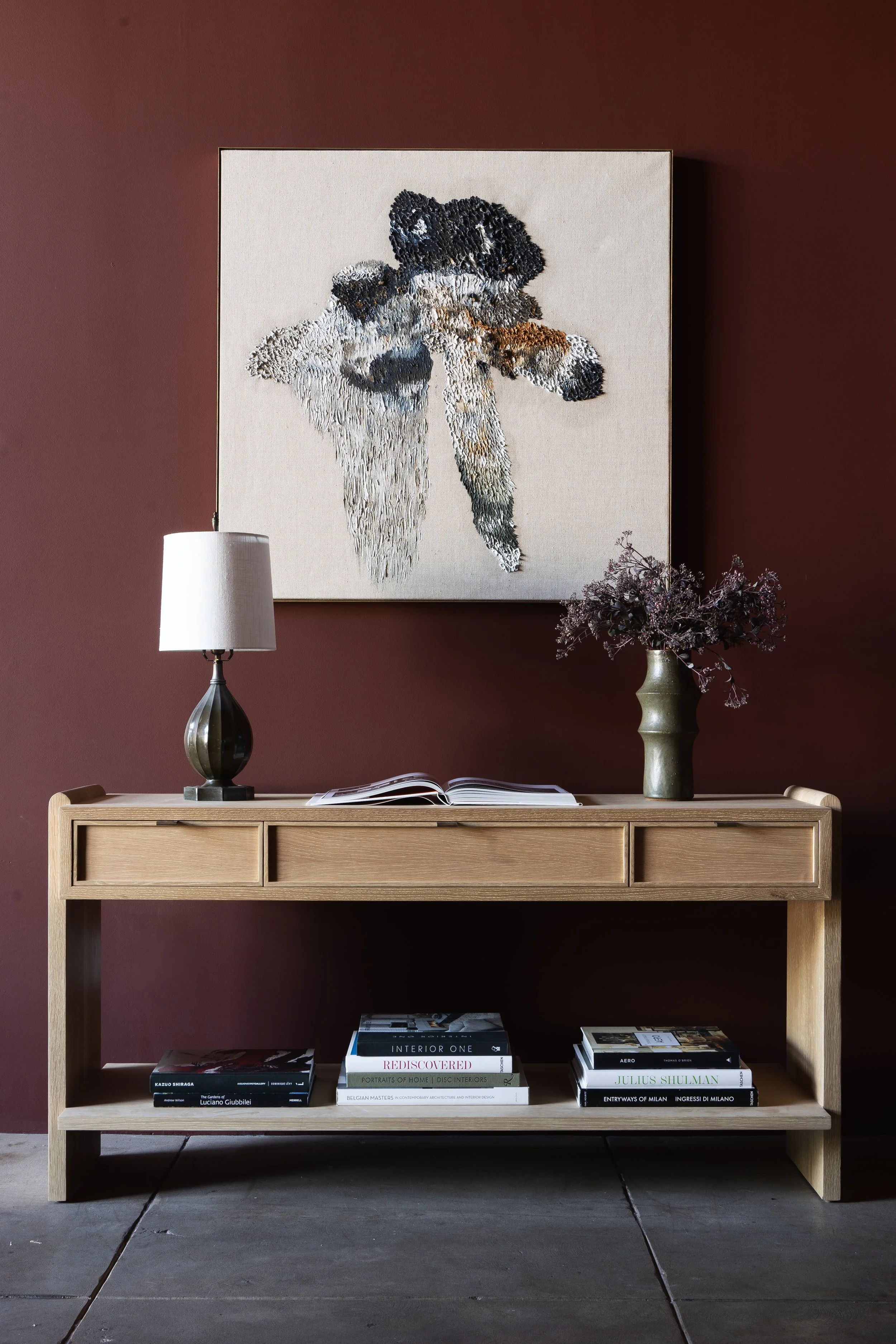 JIN CONSOLE — DISC INTERIORS