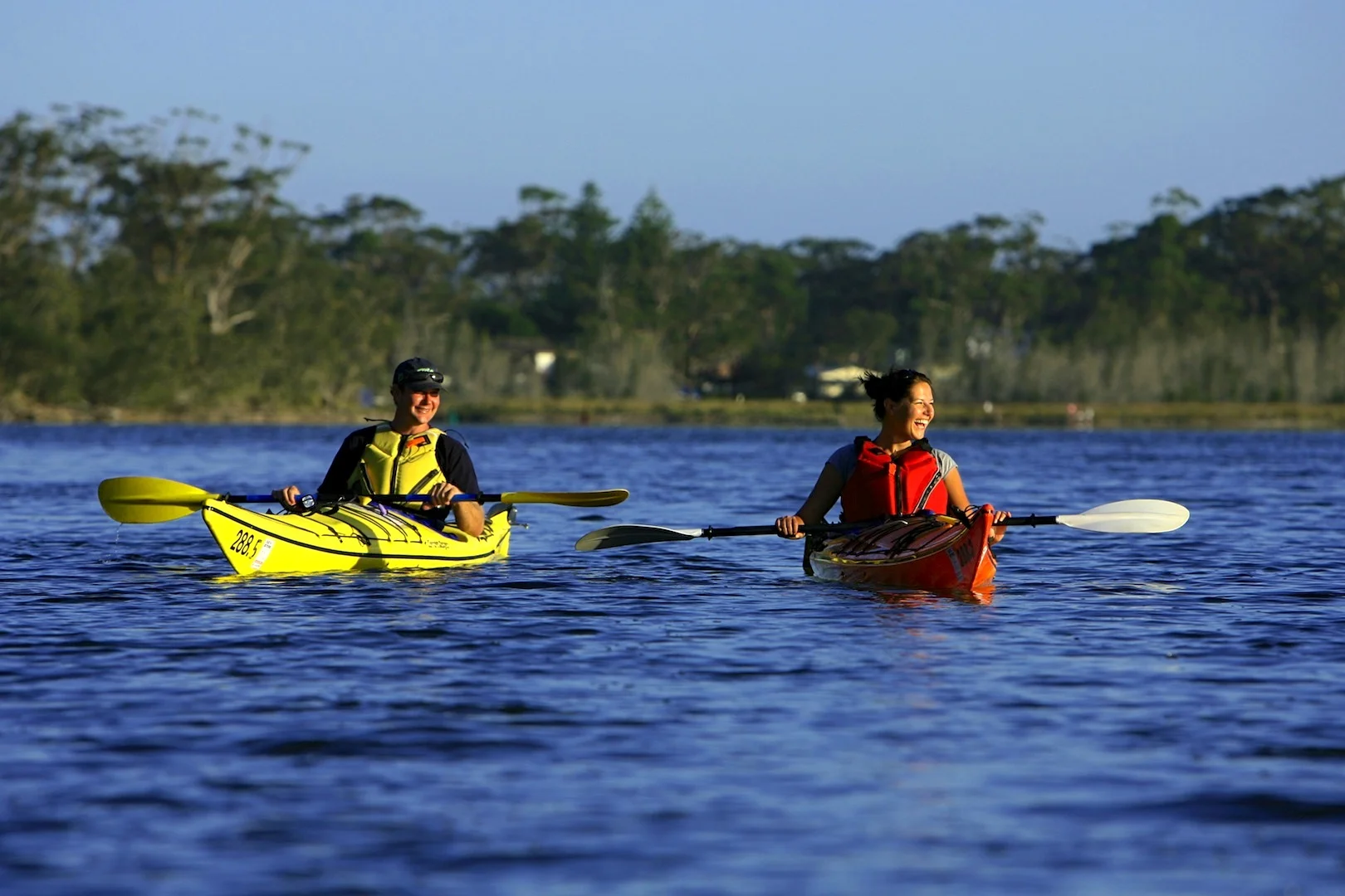www.bayandbeyond.com.auBay and Beyond Sea Kayak Tours