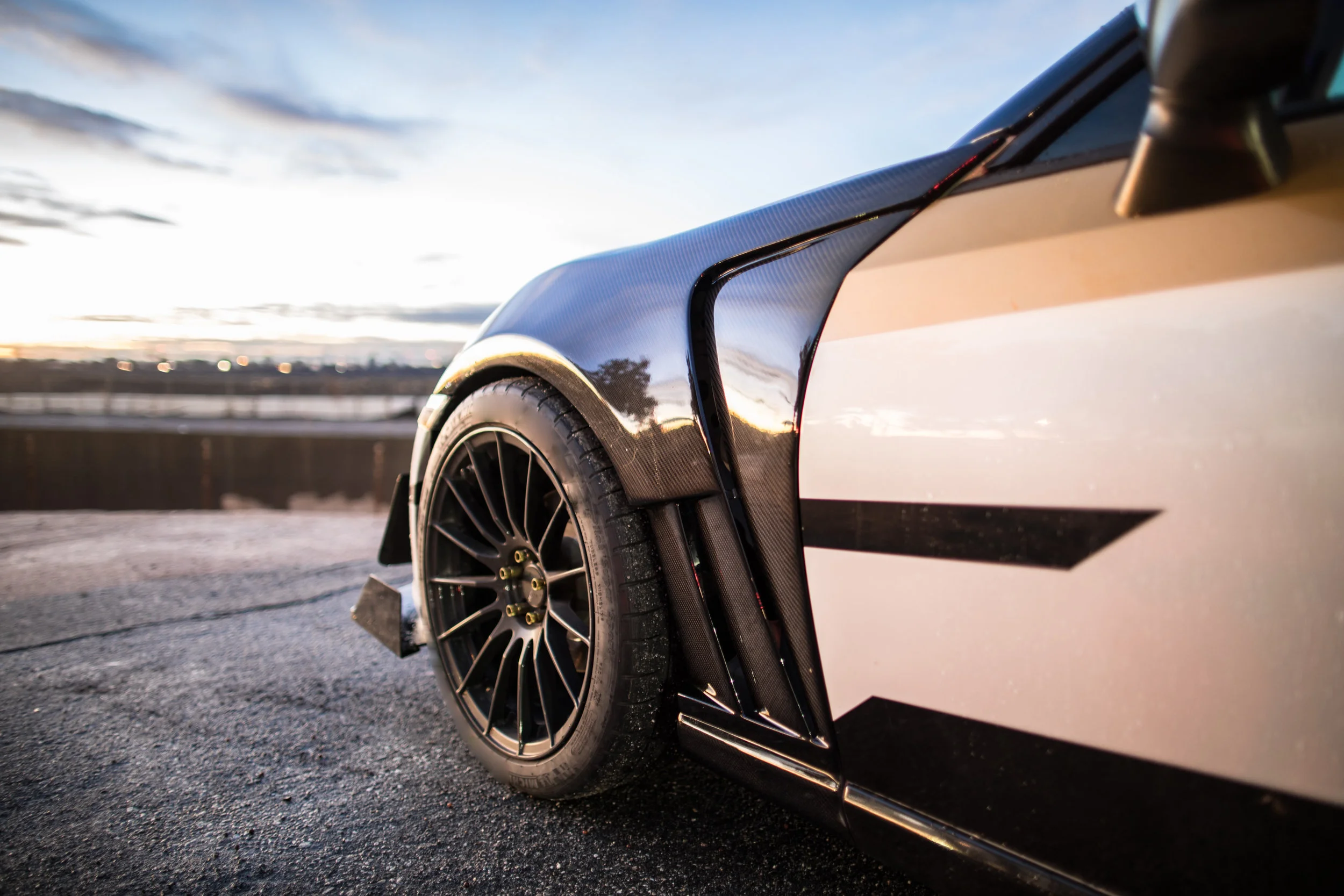 RS86 Vented Fenders — Fly1 Motorsports