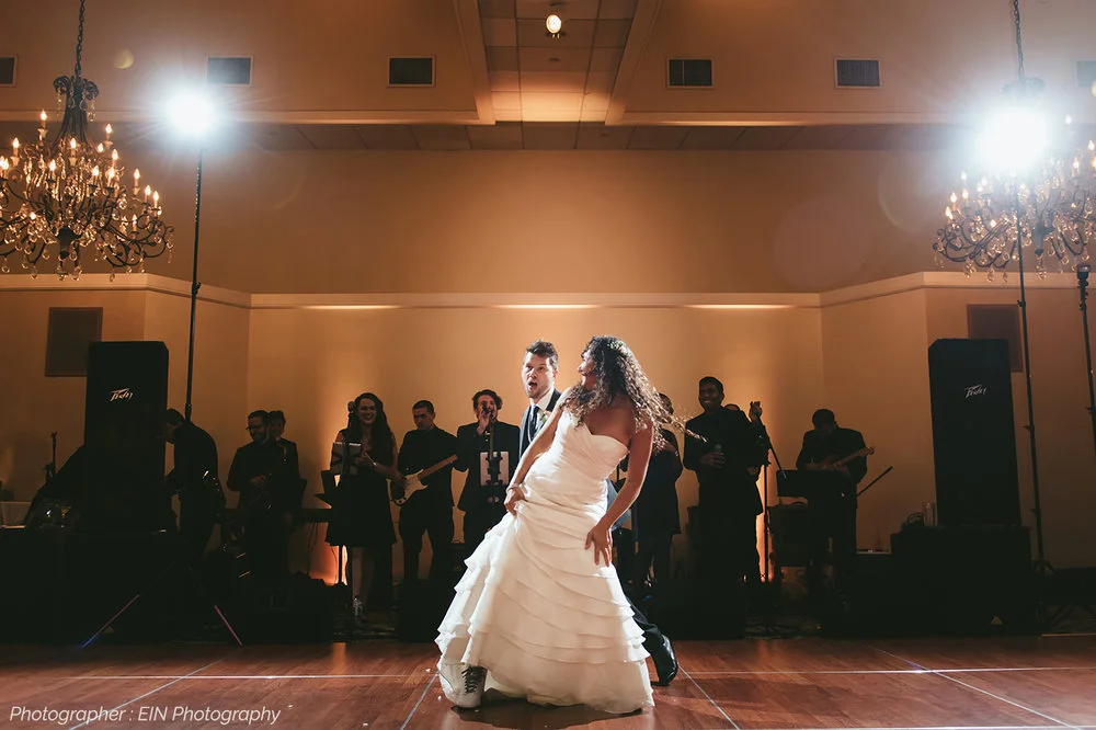 How to Have an Unforgettable (and Unconventional) First Wedding Dance ...