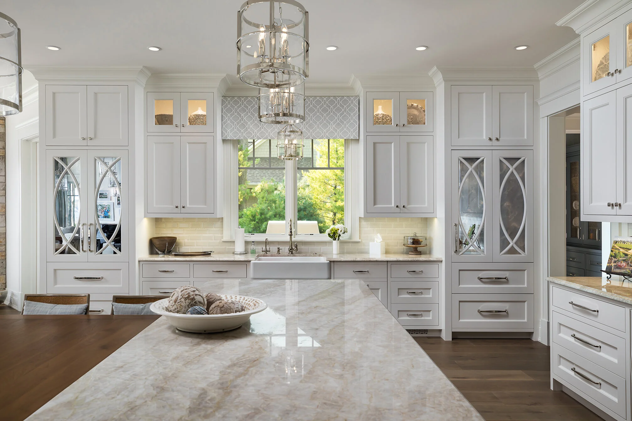 Refined Lake House — BENCHMARK DESIGN STUDIO