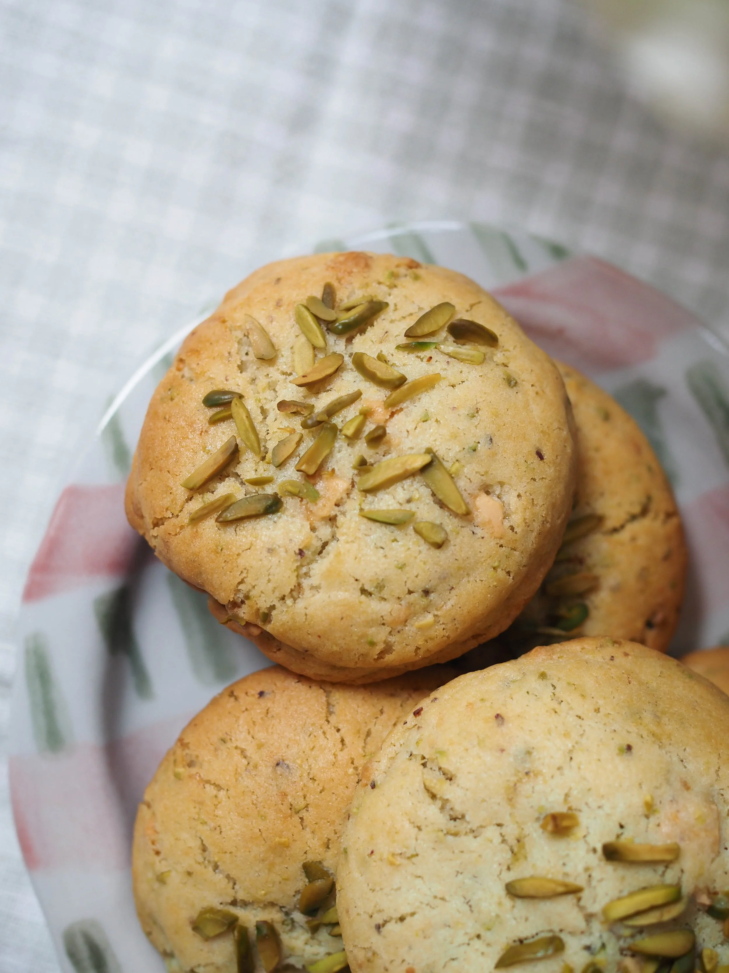 Pistachio Filled Caramelised White Chocolate Cookies — Kulinary ...