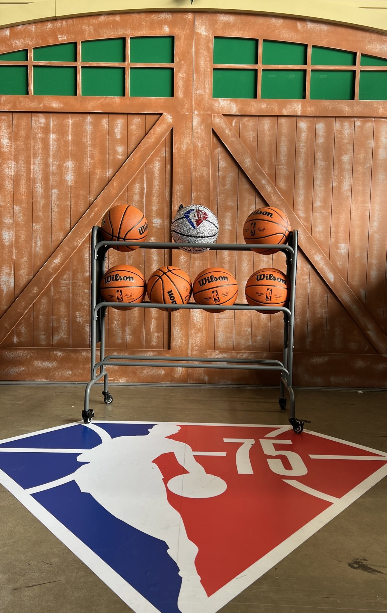 Welcome to NBA Lane — JOHANA MARTÍNEZ - CD