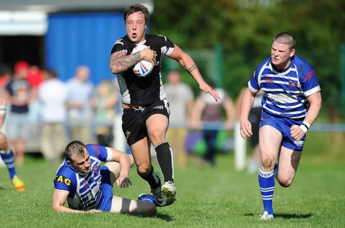 BEARS SIGN DEAN HATTON — Coventry Bears