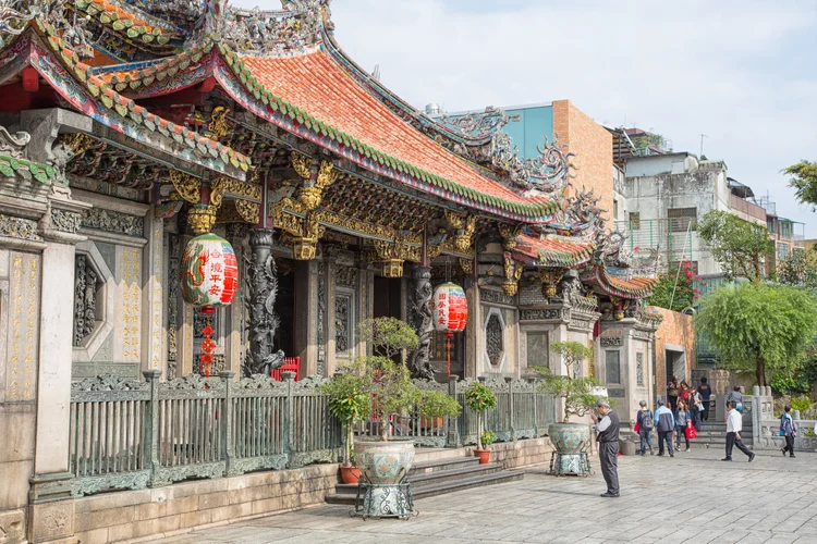 Mengjia Longshan Temple