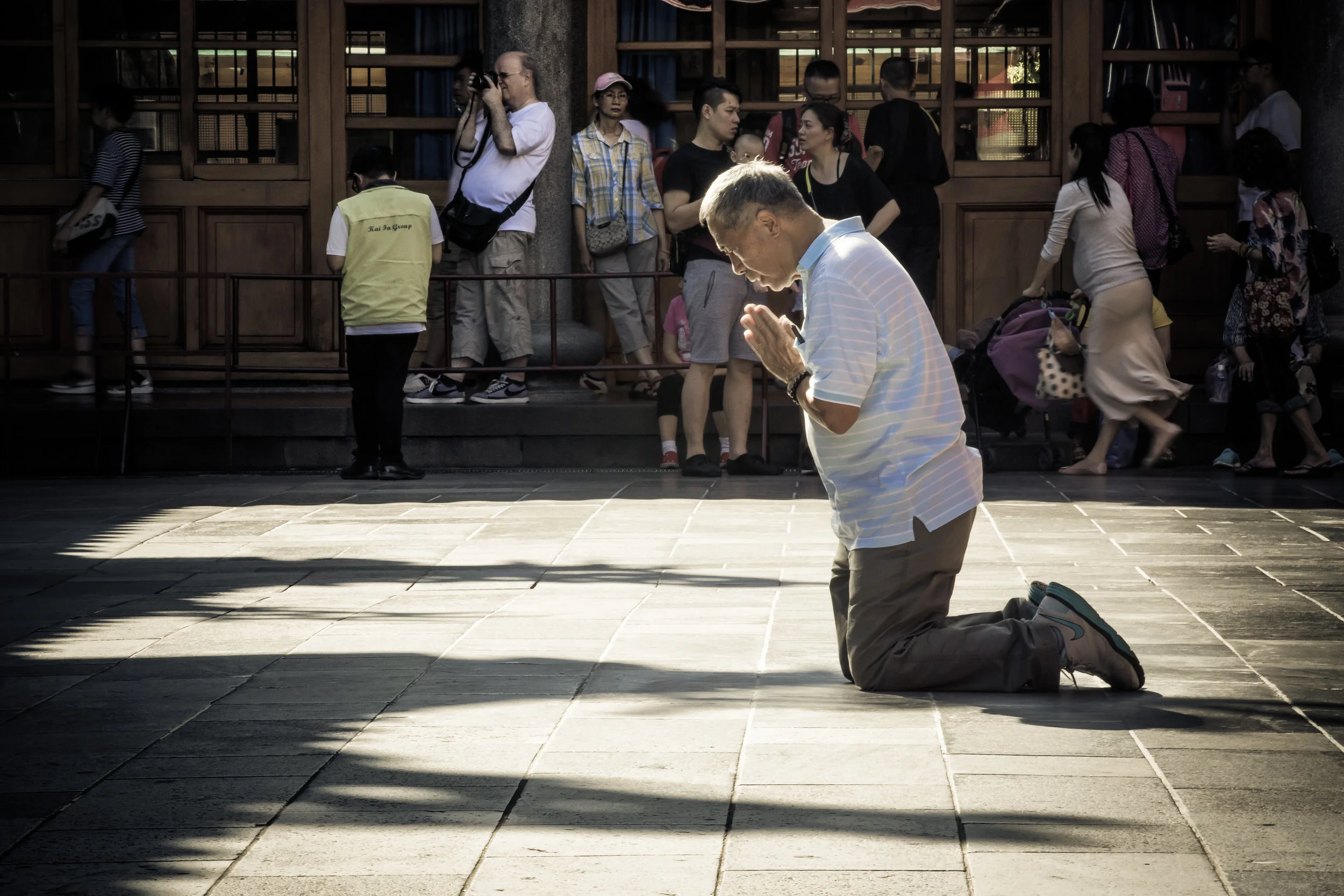 Xingtian Temple (行天宮) — Josh Ellis Photography
