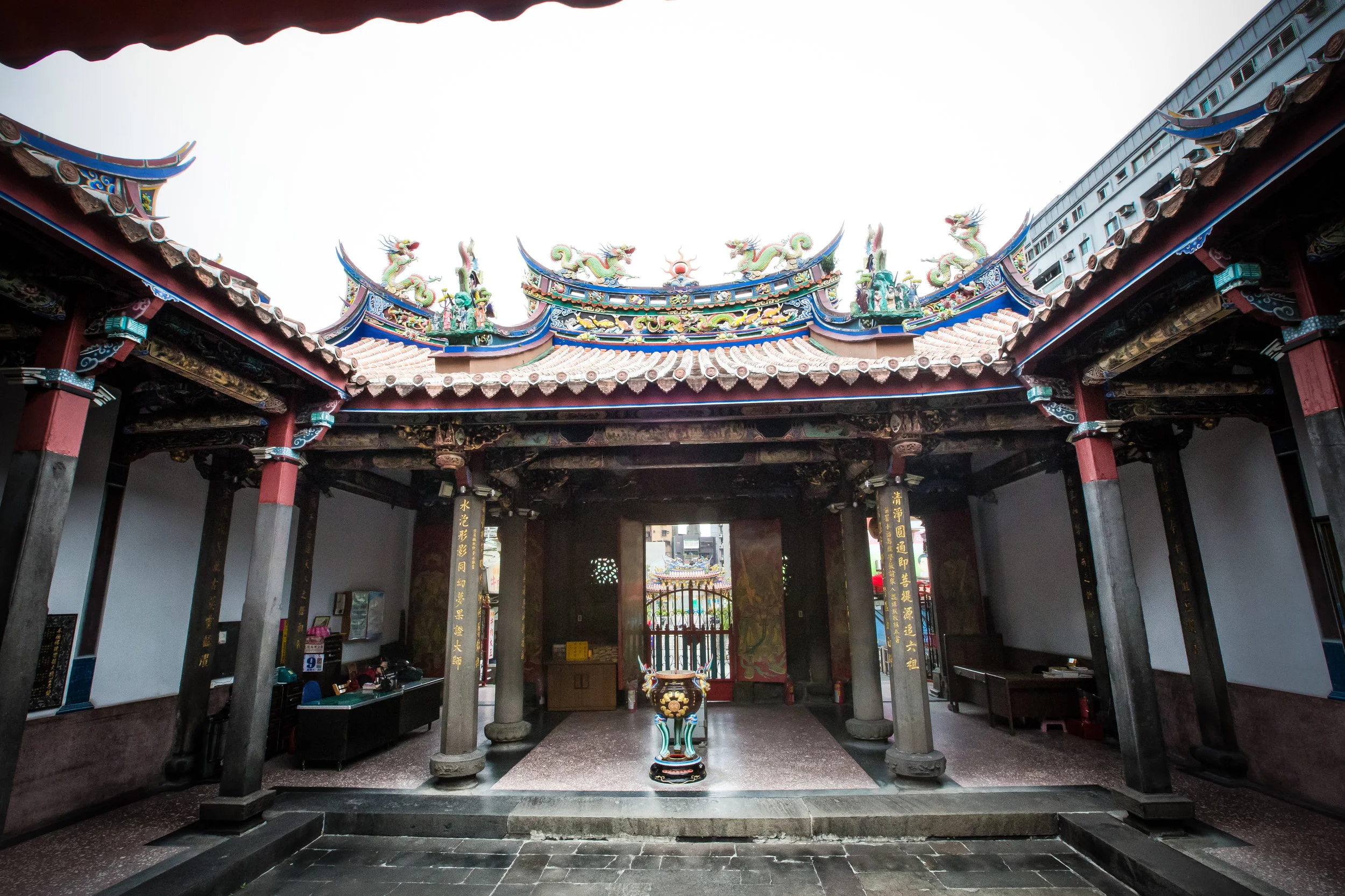 Qingshui Temple (艋舺清水巖) — Josh Ellis Photography