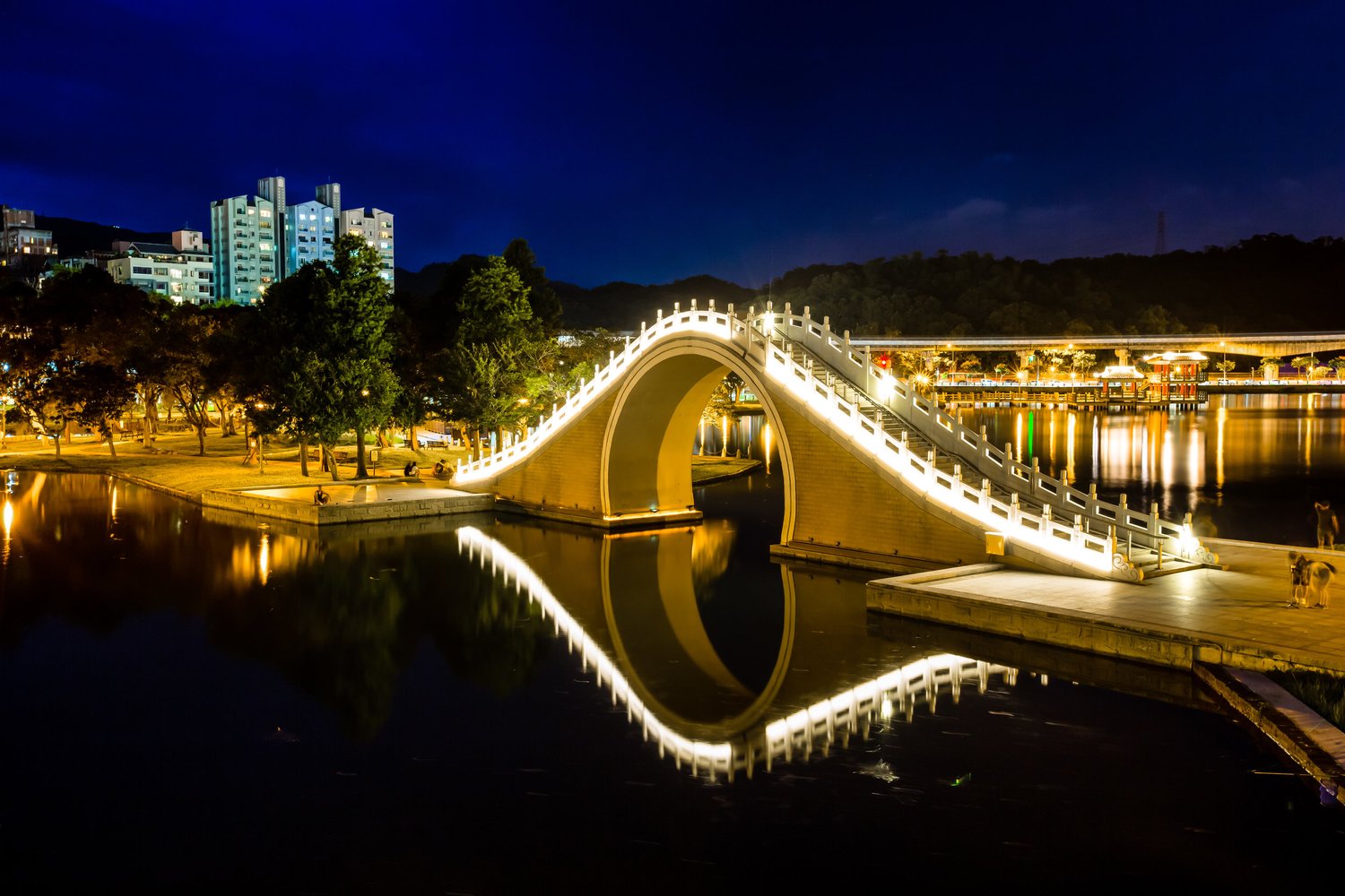 Moon Bridge (錦帶橋) — Josh Ellis Photography