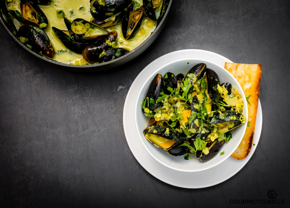 PEI Mussels with Lemongrass Coconut Curry | gourmetcubicle