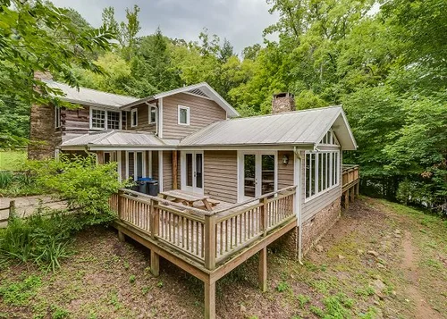 Historic Pot Point Cabin Rental in the Tennessee River Gorge. | TRGT