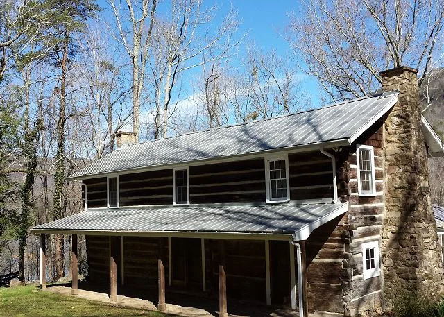 Historic Pot Point Cabin Rental in the Tennessee River Gorge. | TRGT