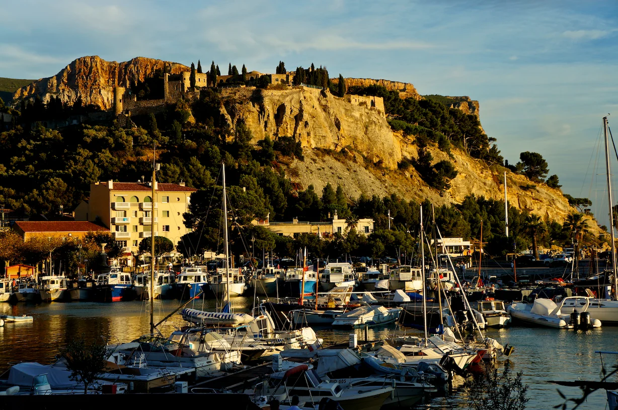 Les Calanques — International Alpine Guides