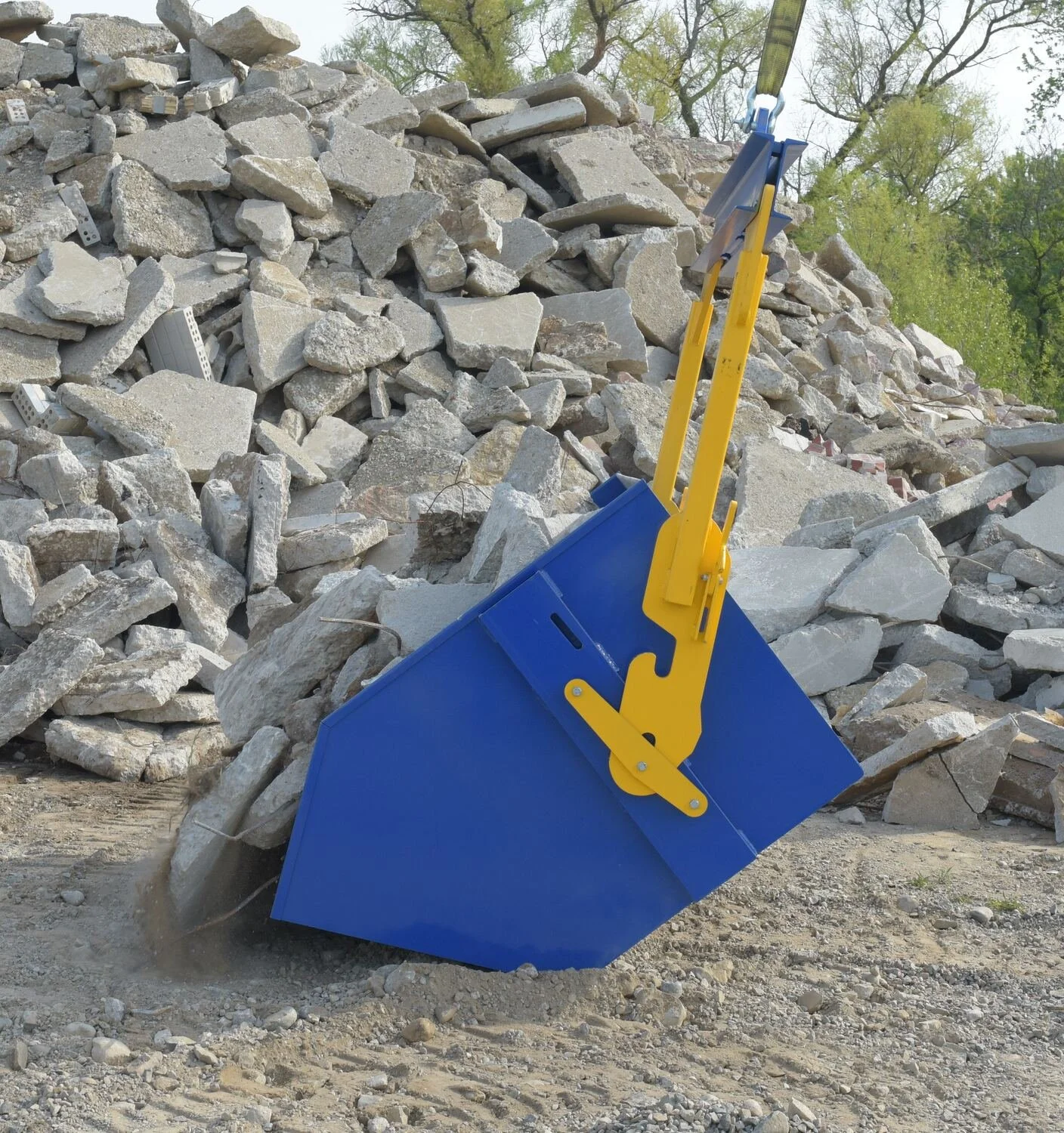 Overhead Self-Dumping bin | Platforms and Ladders