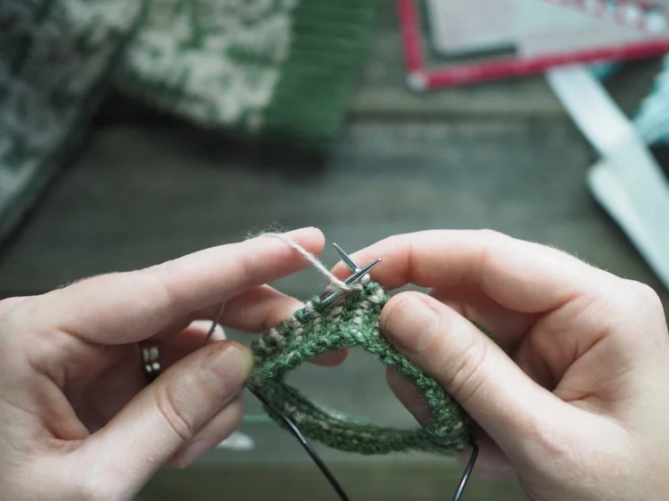 Corrugated Ribbing Tutorial (for Two Hands) — Ms. Cleaver - Creations ...