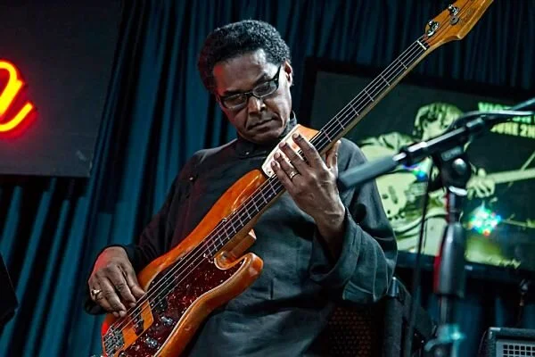 bass player with Jeff Beck Archives | Know Your Bass Player