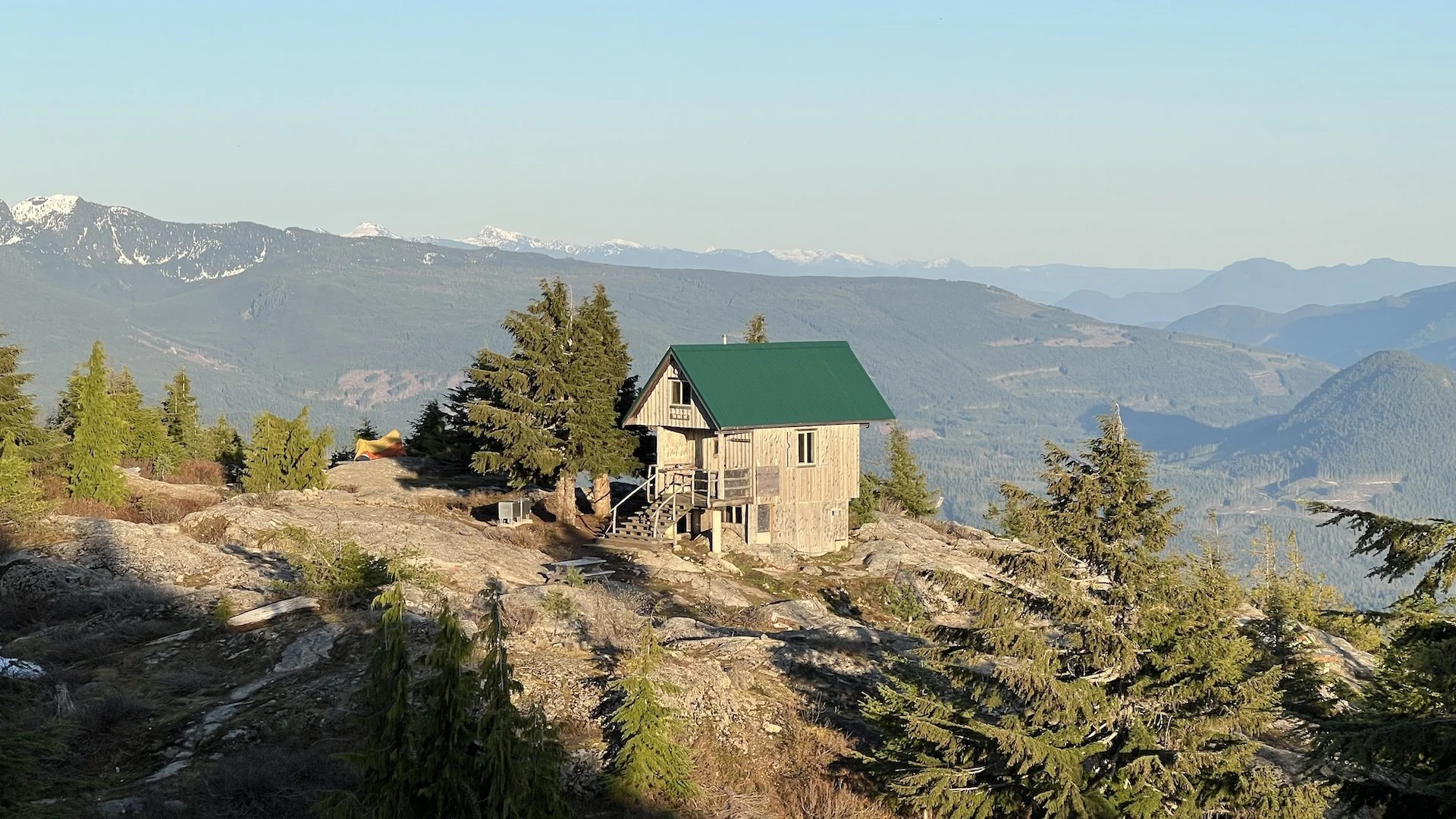 All About Tin Hat Hut on the Sunshine Coast — The Adventure Beckons