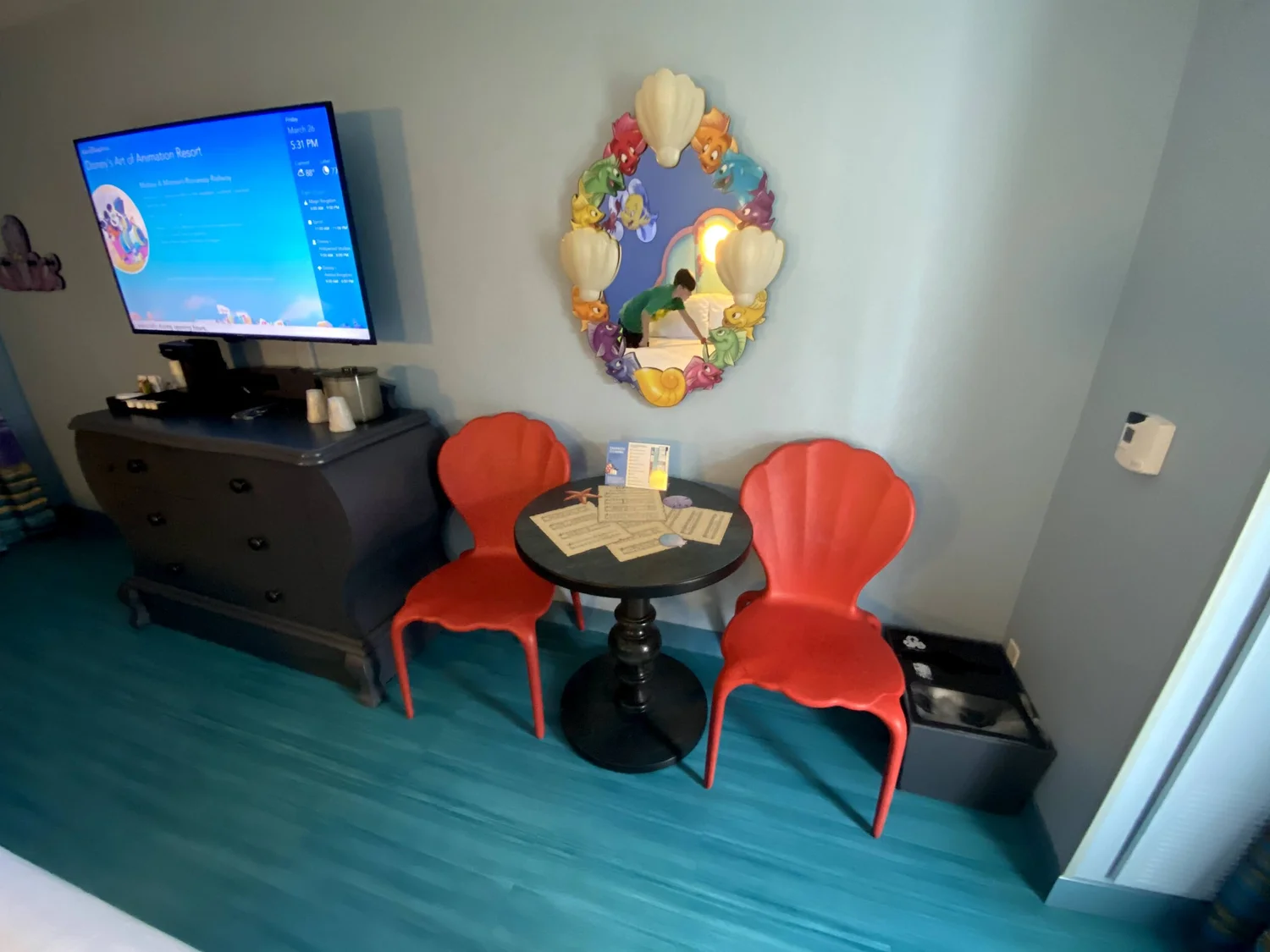 Tour of Disney's Art of Animation Resort Little Mermaid Room ...