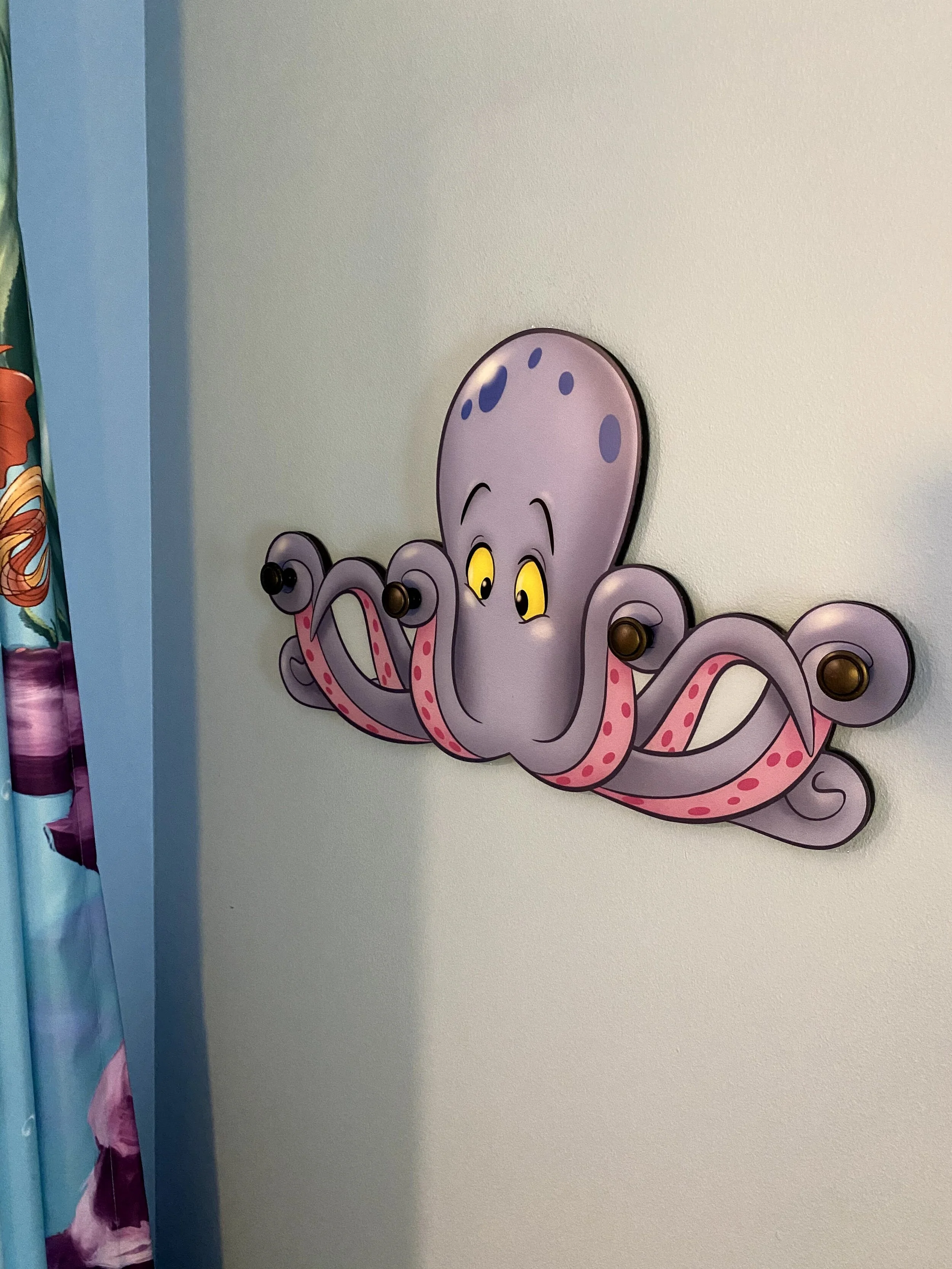 Tour of Disney's Art of Animation Resort Little Mermaid Room ...