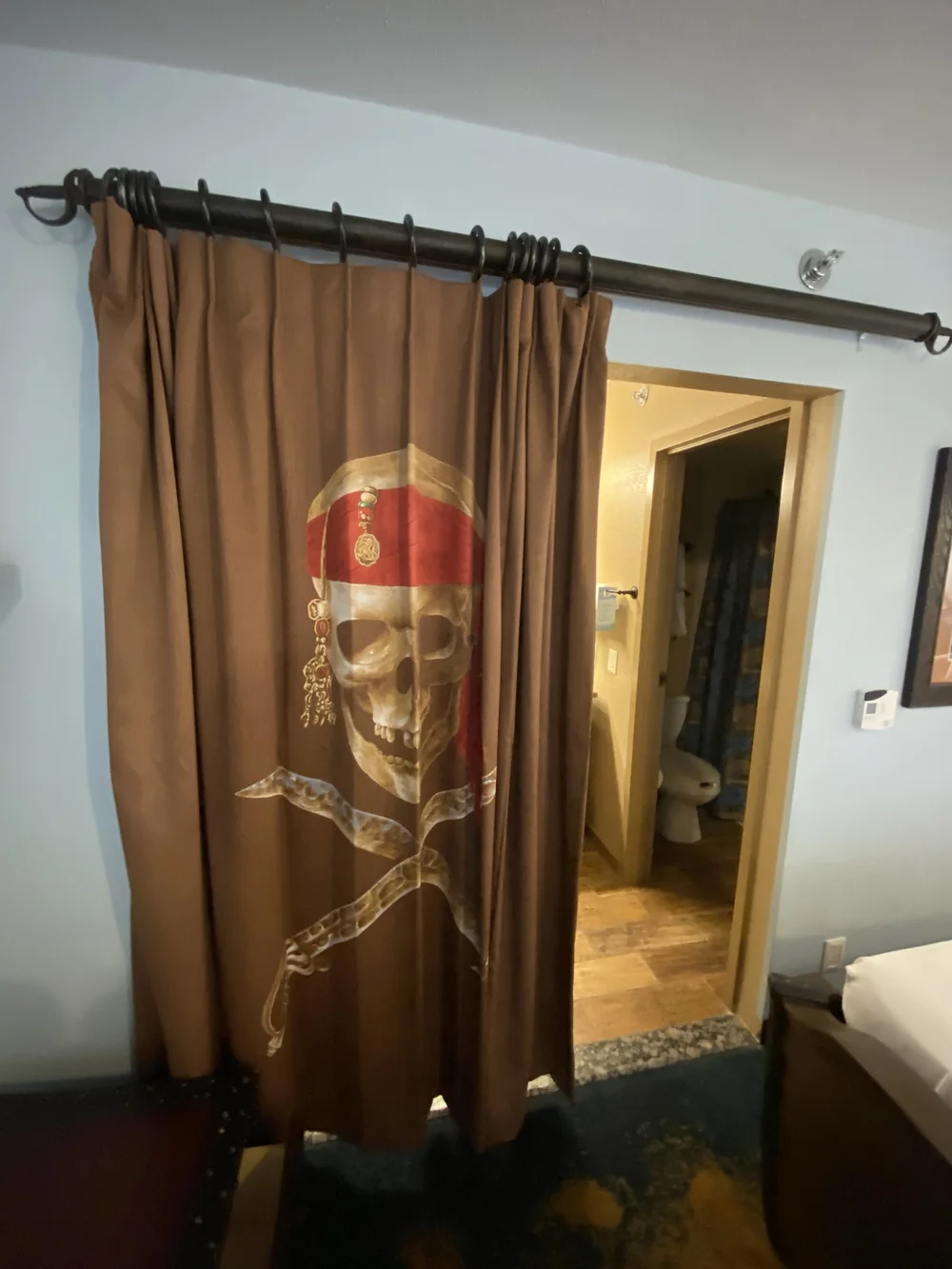 Know Before You Go: Pirate Theme Rooms at Disney's Caribbean Beach ...