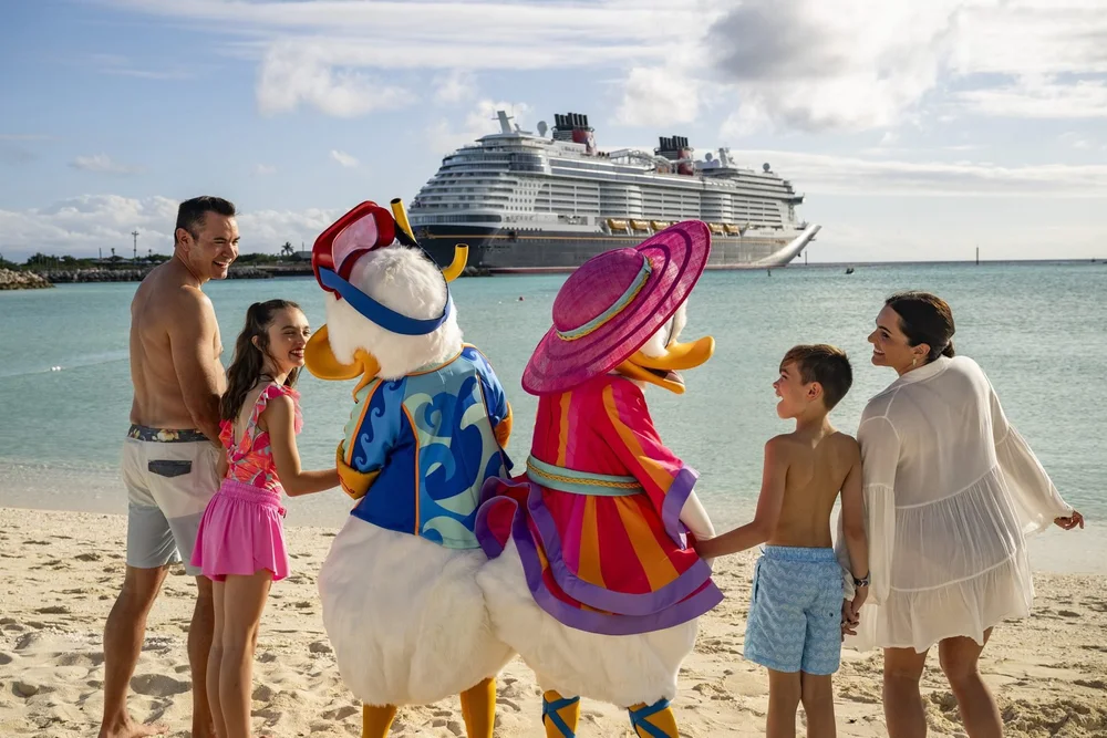 Sneak Peek at Mickey & Minnie Cove Cabanas at Disney Castaway Cay ...