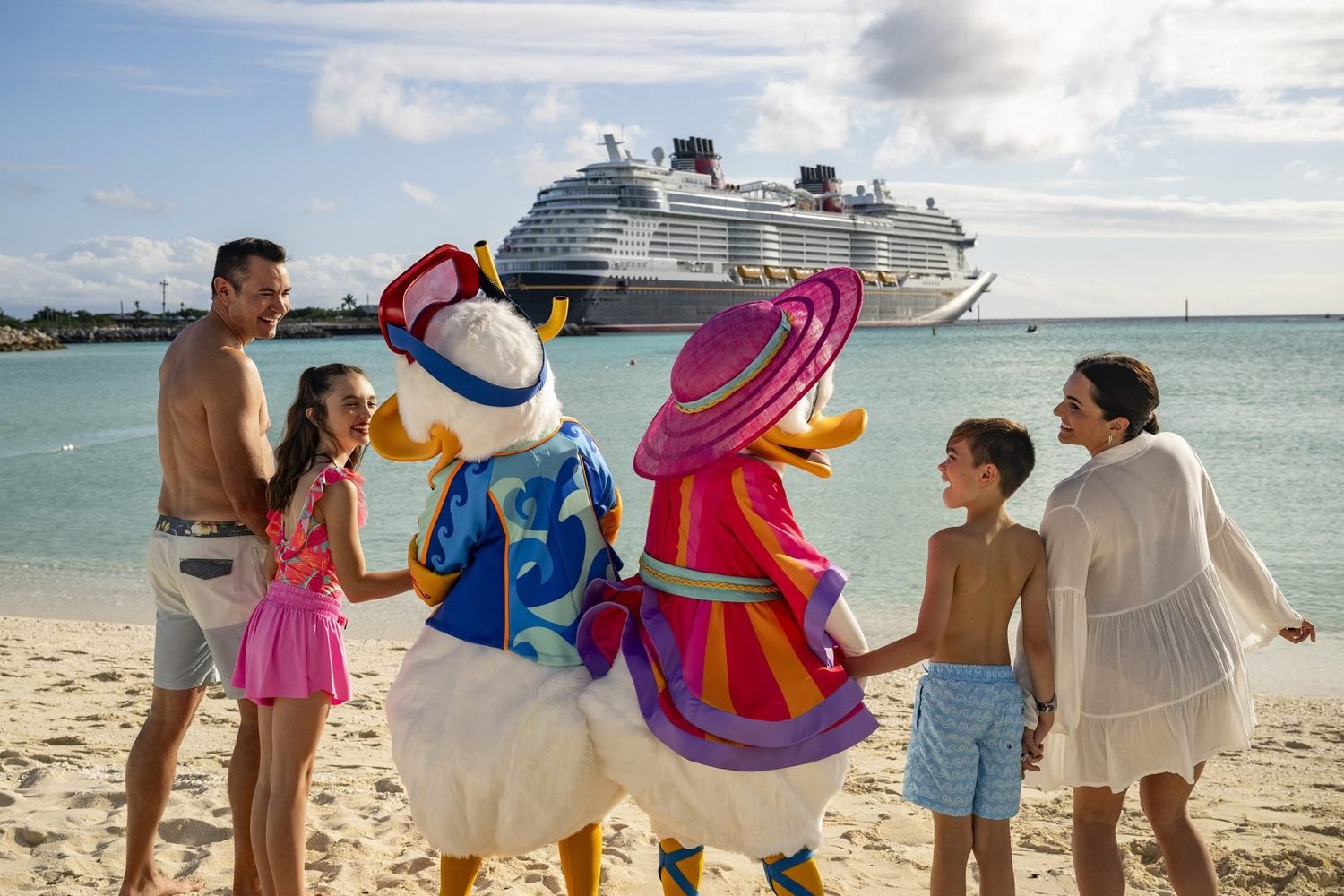 Sneak Peek at Mickey & Minnie Cove Cabanas at Disney Castaway Cay ...