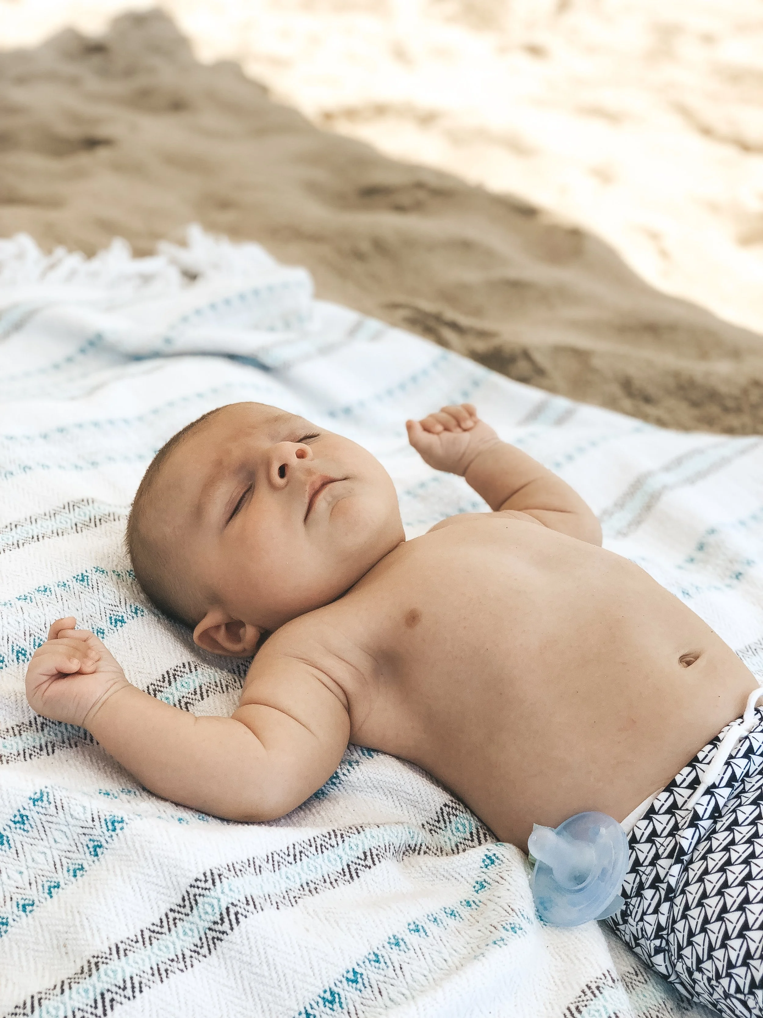 10 TIPS FOR FOR TAKING A NEWBORN TO THE BEACH — Me and Mr. Jones