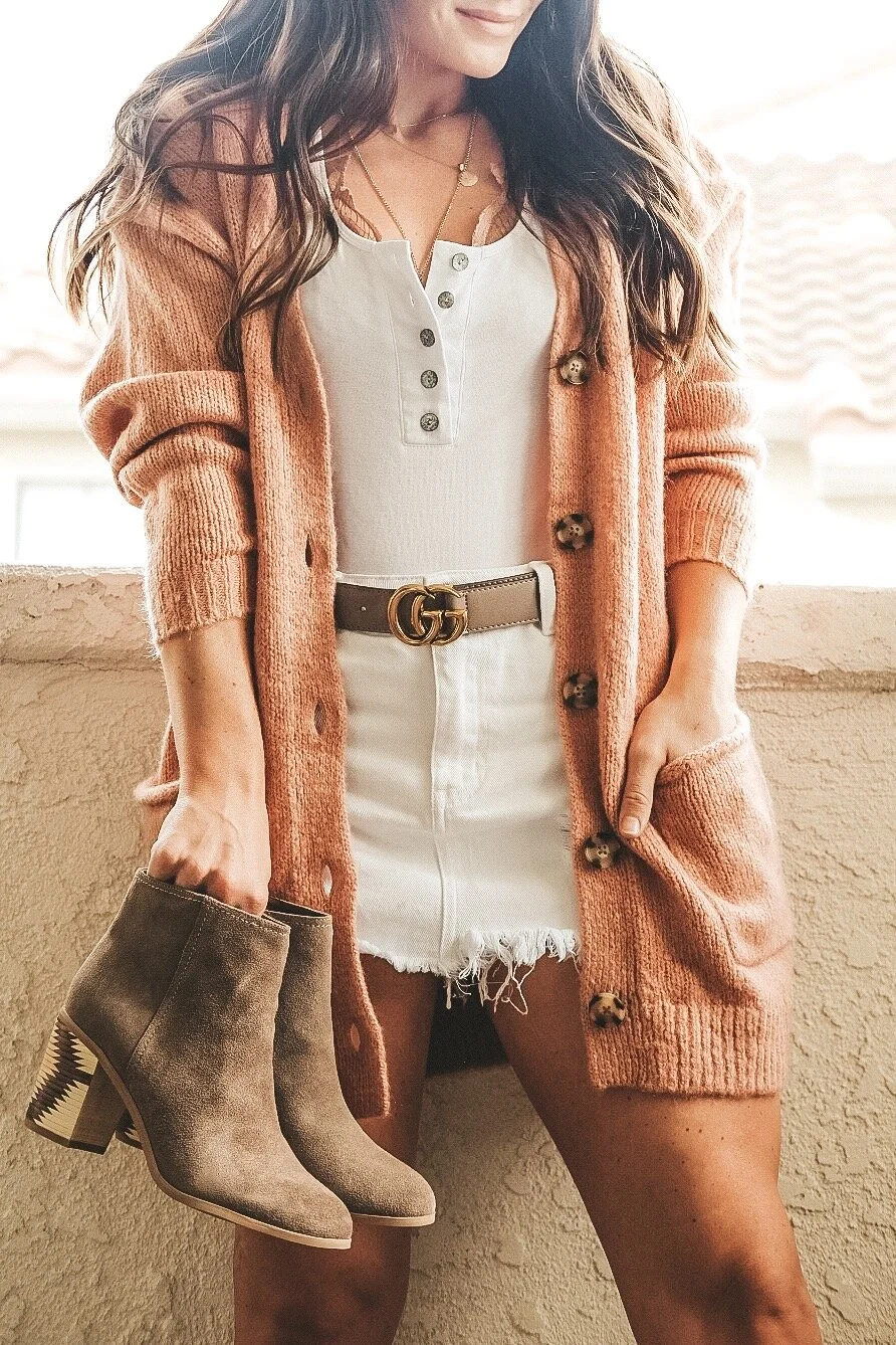 COMFY COZY NEUTRAL OUTFIT IDEAS FOR FALL — Me and Mr. Jones