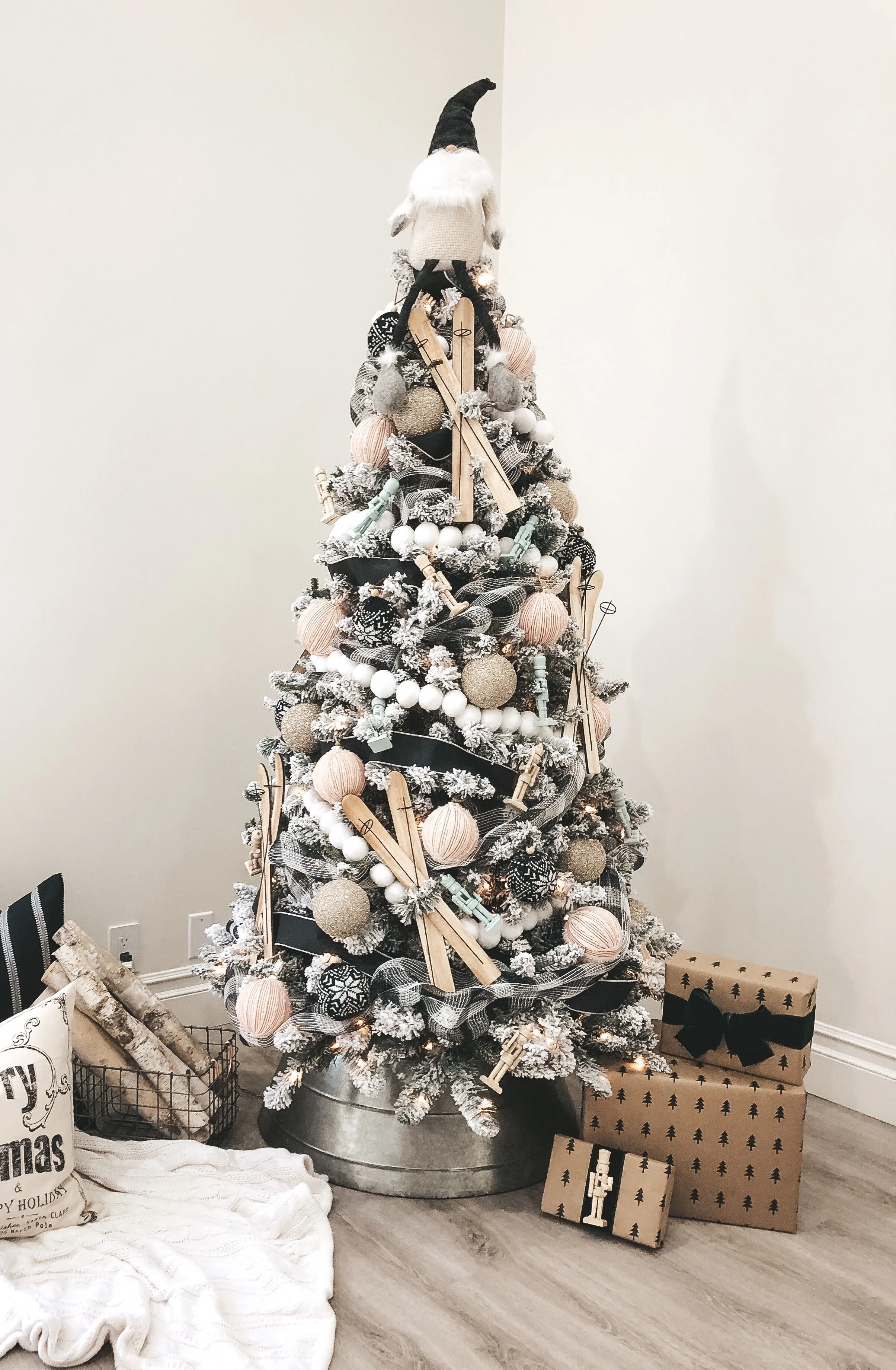CHRISTMAS 2019: OUR MODERN HOLIDAY HOME DECOR — Me and Mr. Jones