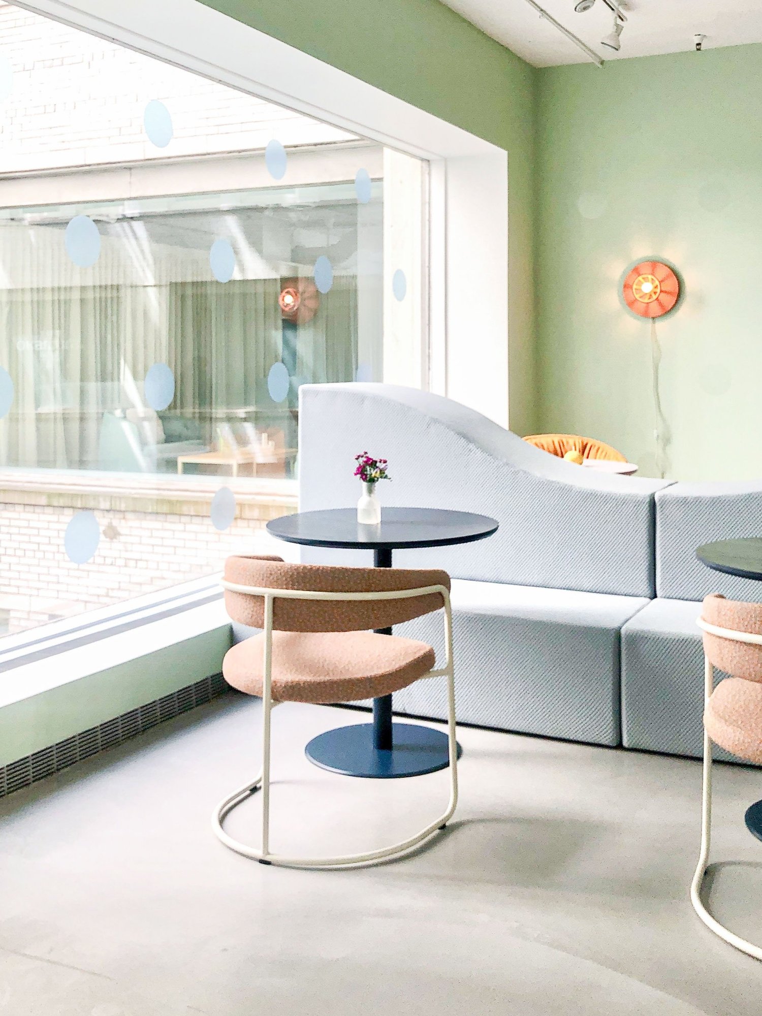 Chicago Design Showroom’s Redesign Moves Aesthetic in a Bolder ...
