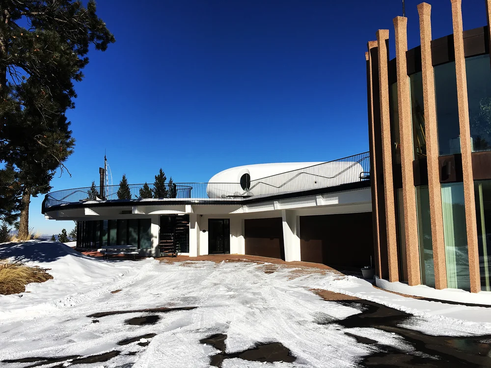 A Glimpse At The Gorgeous Deaton Sculptured "Sleeper" House on Genesee ...