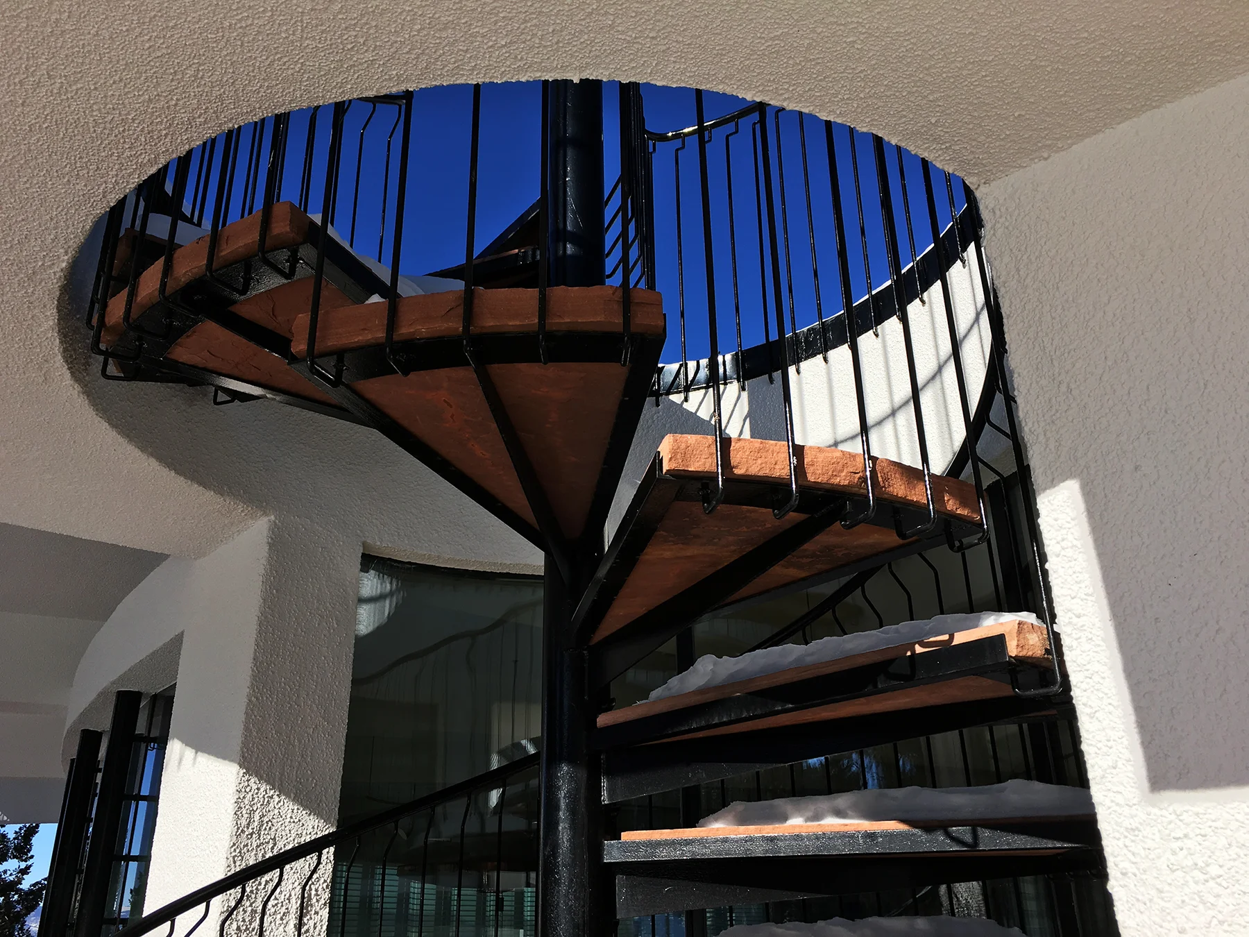A Glimpse At The Gorgeous Deaton Sculptured "Sleeper" House on Genesee ...