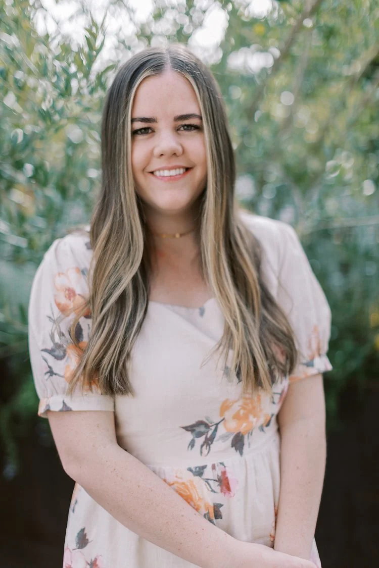 The Team — Lola & Ivy