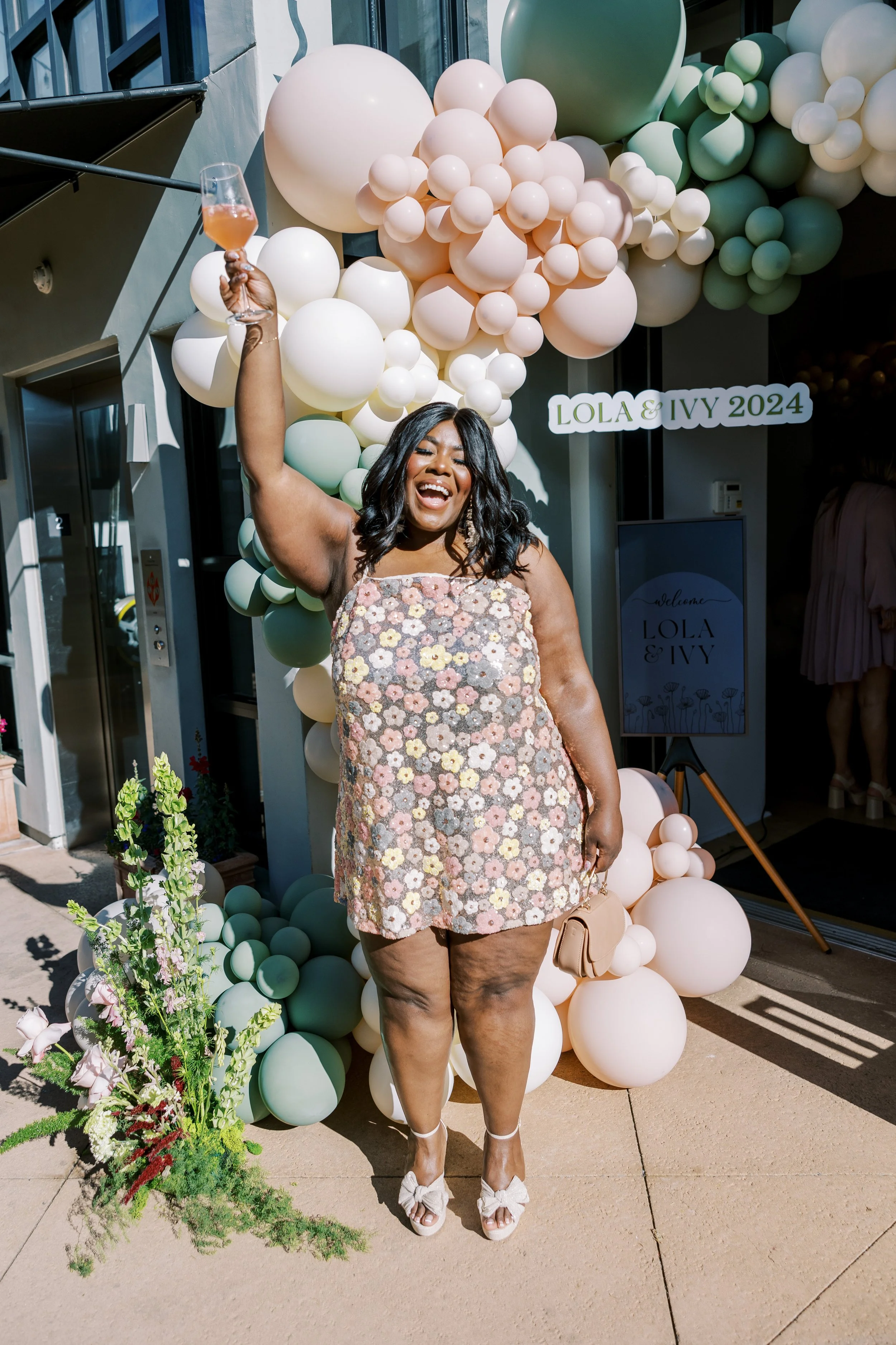 The Team — Lola & Ivy