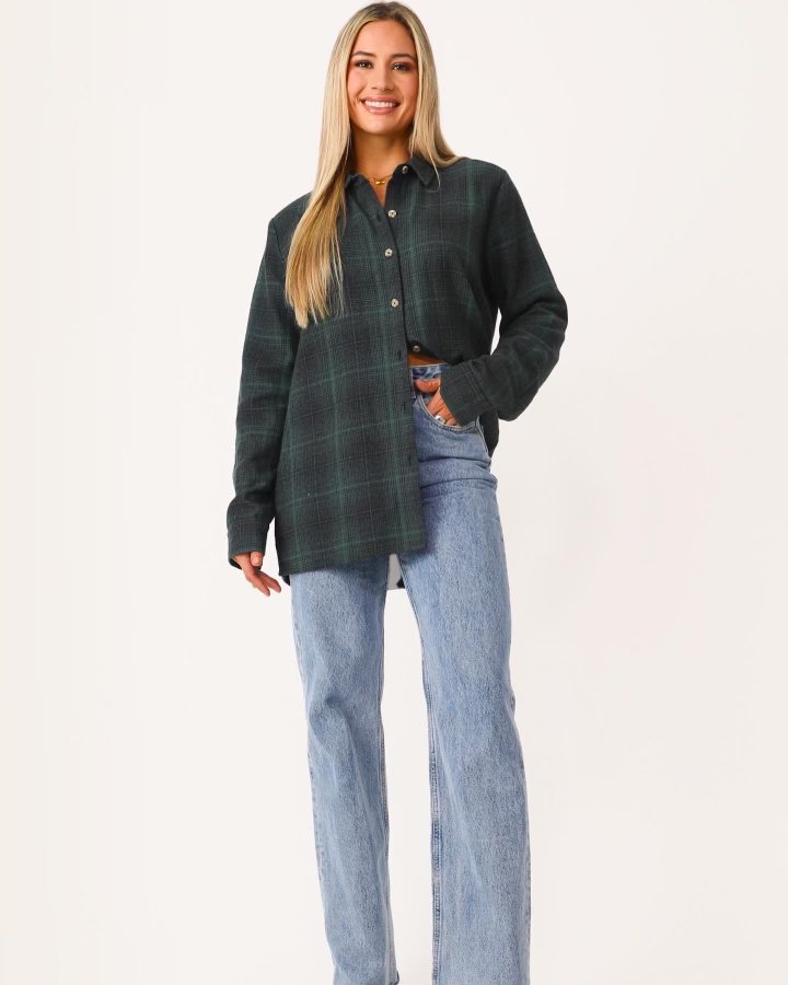 The Team — Lola & Ivy