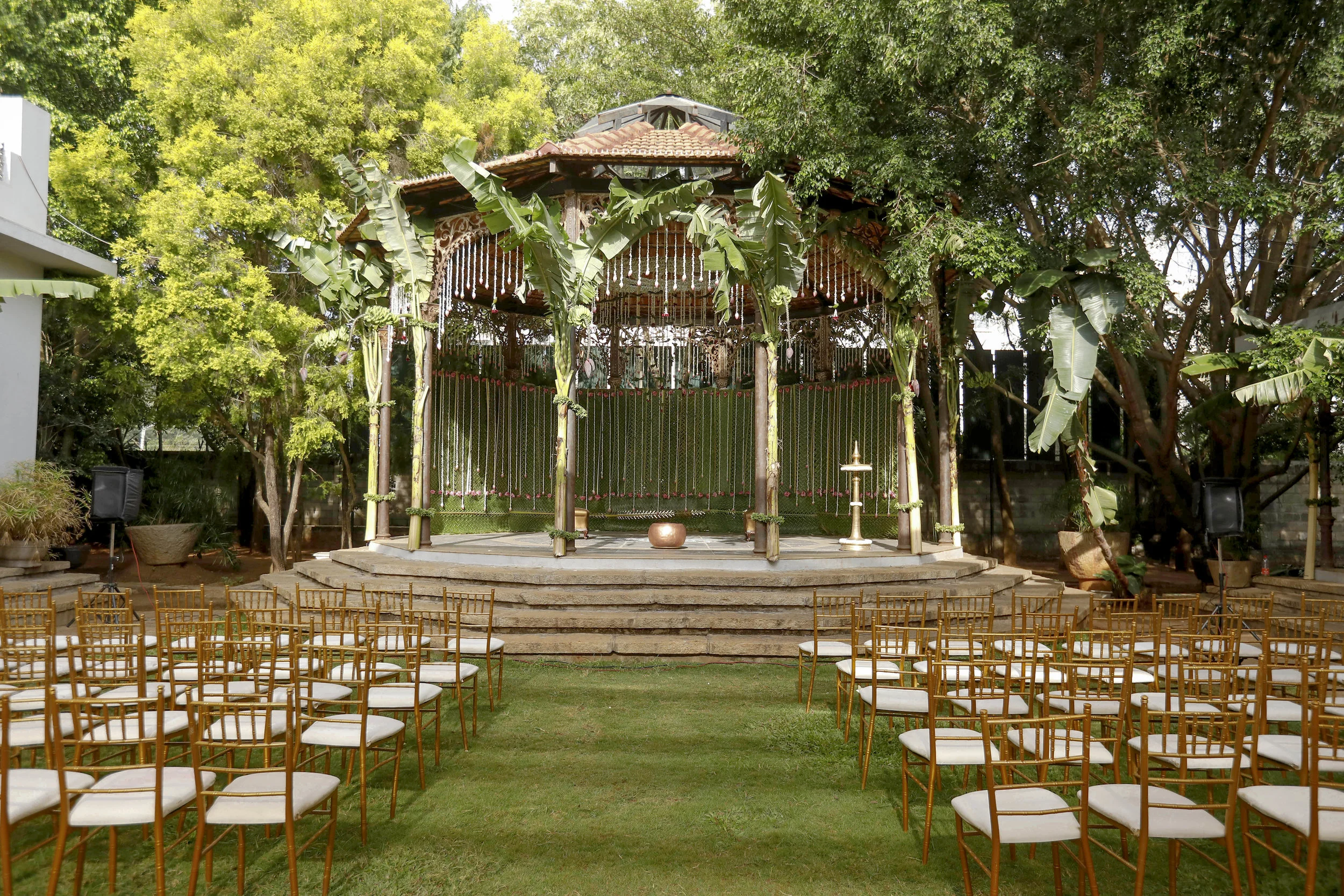 Beautiful Wedding Mandap Decor Ideas — The Tamarind Tree