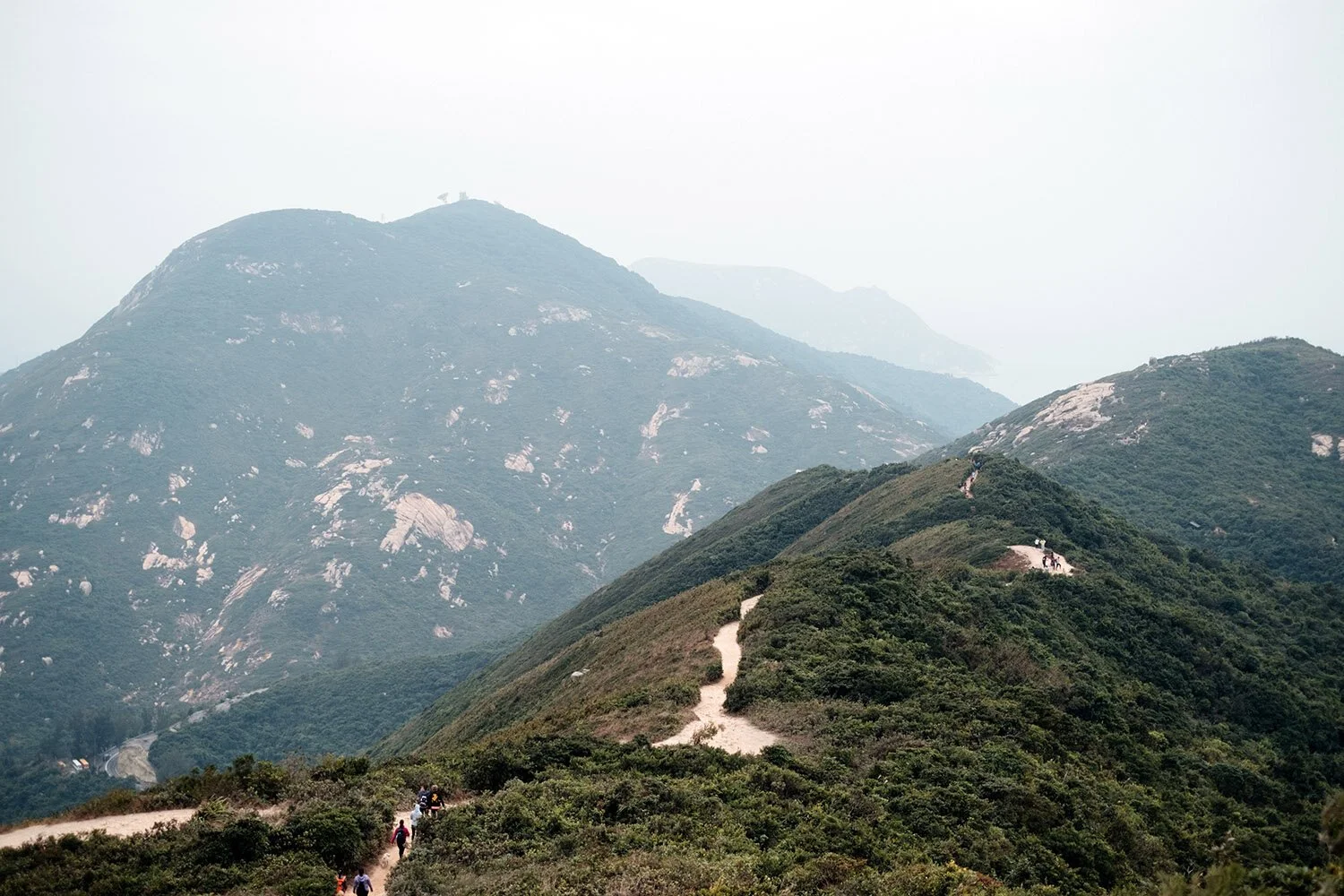 Hiking the Dragon's Back Trail With Friends in Hong Kong | 5050 Travelog