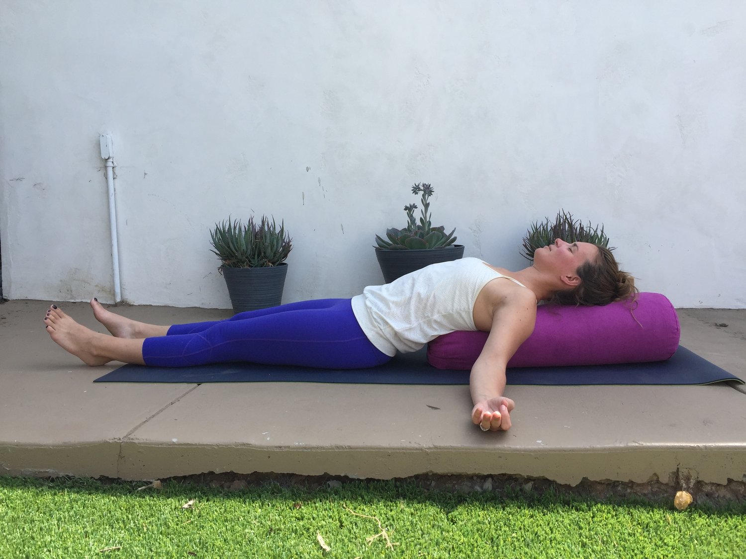TOP 5 RESTORATIVE POSES TO HELP TRANSITION YOU INTO SUMMER ...